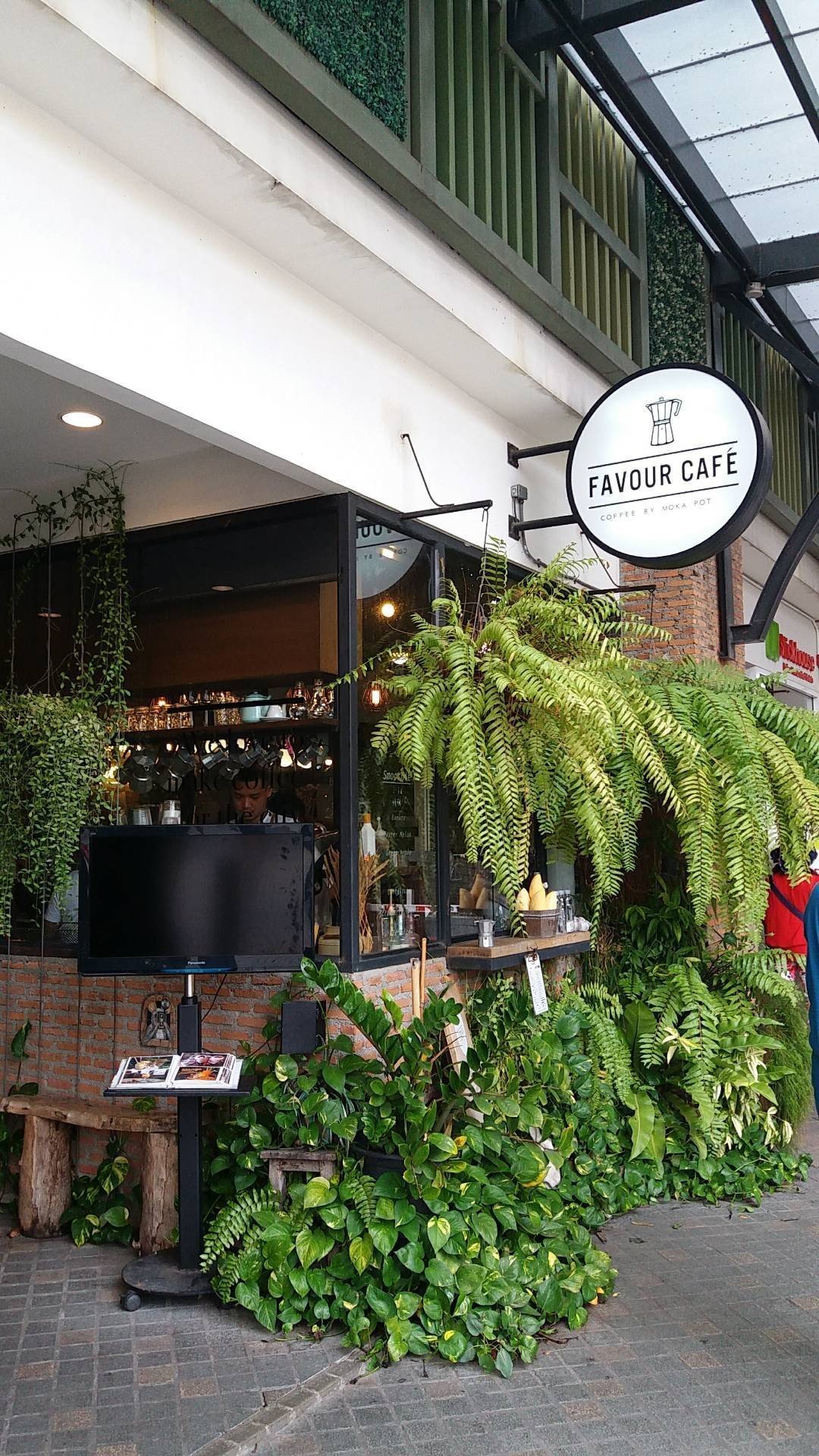รีวิว FAVOUR CAFE' - กาแฟชิคๆที่ท่ามหาราช
