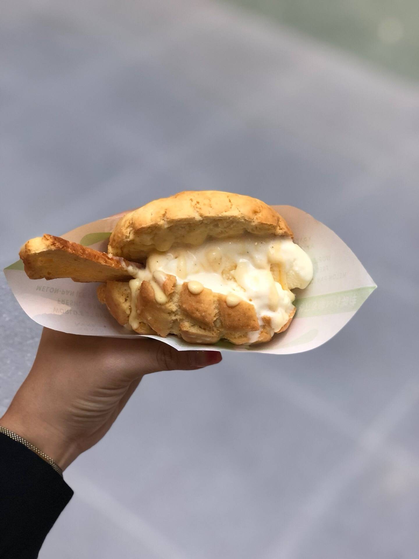 รีวิว Melonpan Ice Cream CentralPinklao - ร้านขนมปัง และไอศกรีม เมล่อน ...