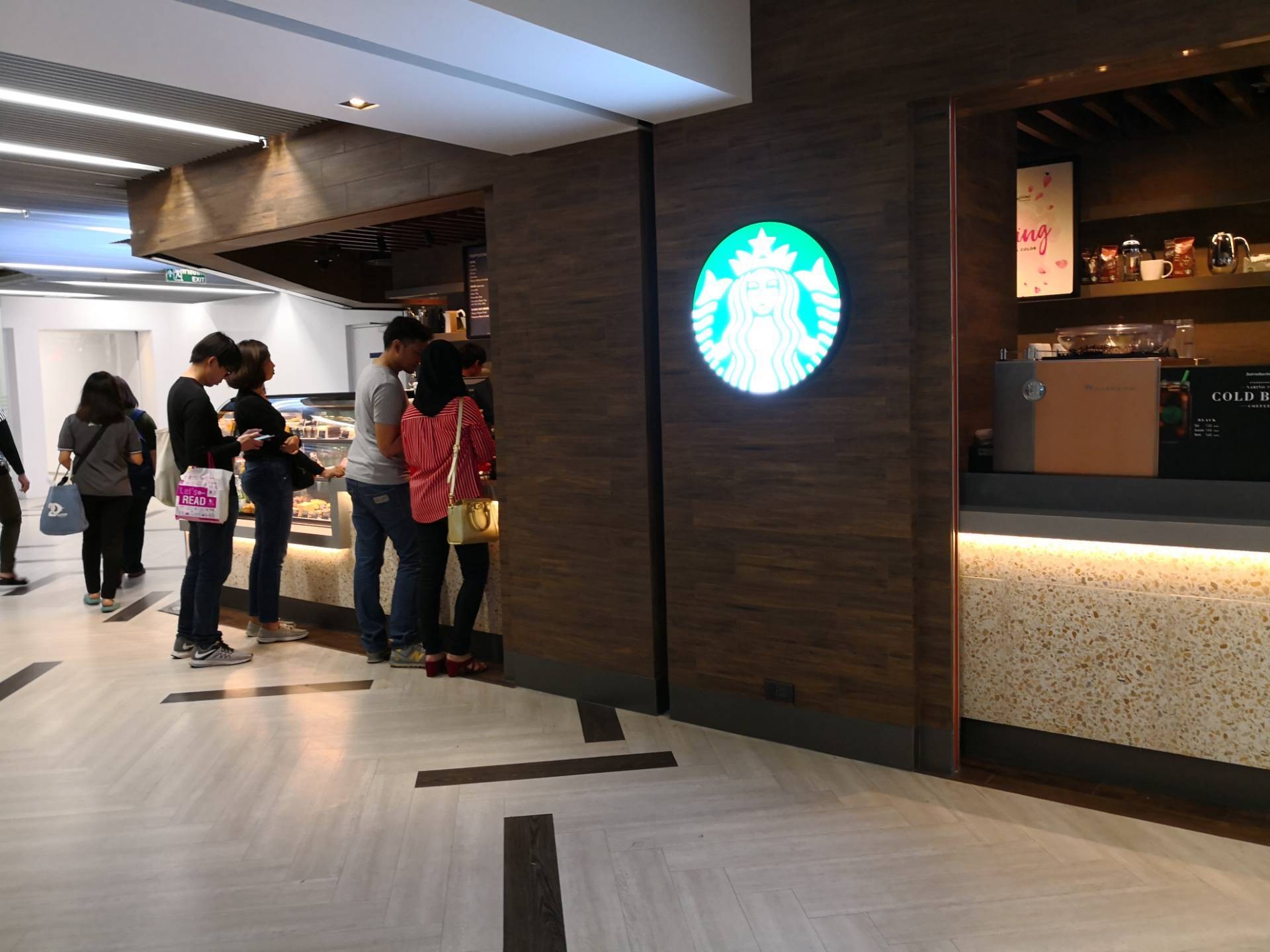 รีวิว Starbucks MRTเพชรบุรี - สาขาใหม่ อยู่ใน mrt mall เพชรบุรี - Wongnai