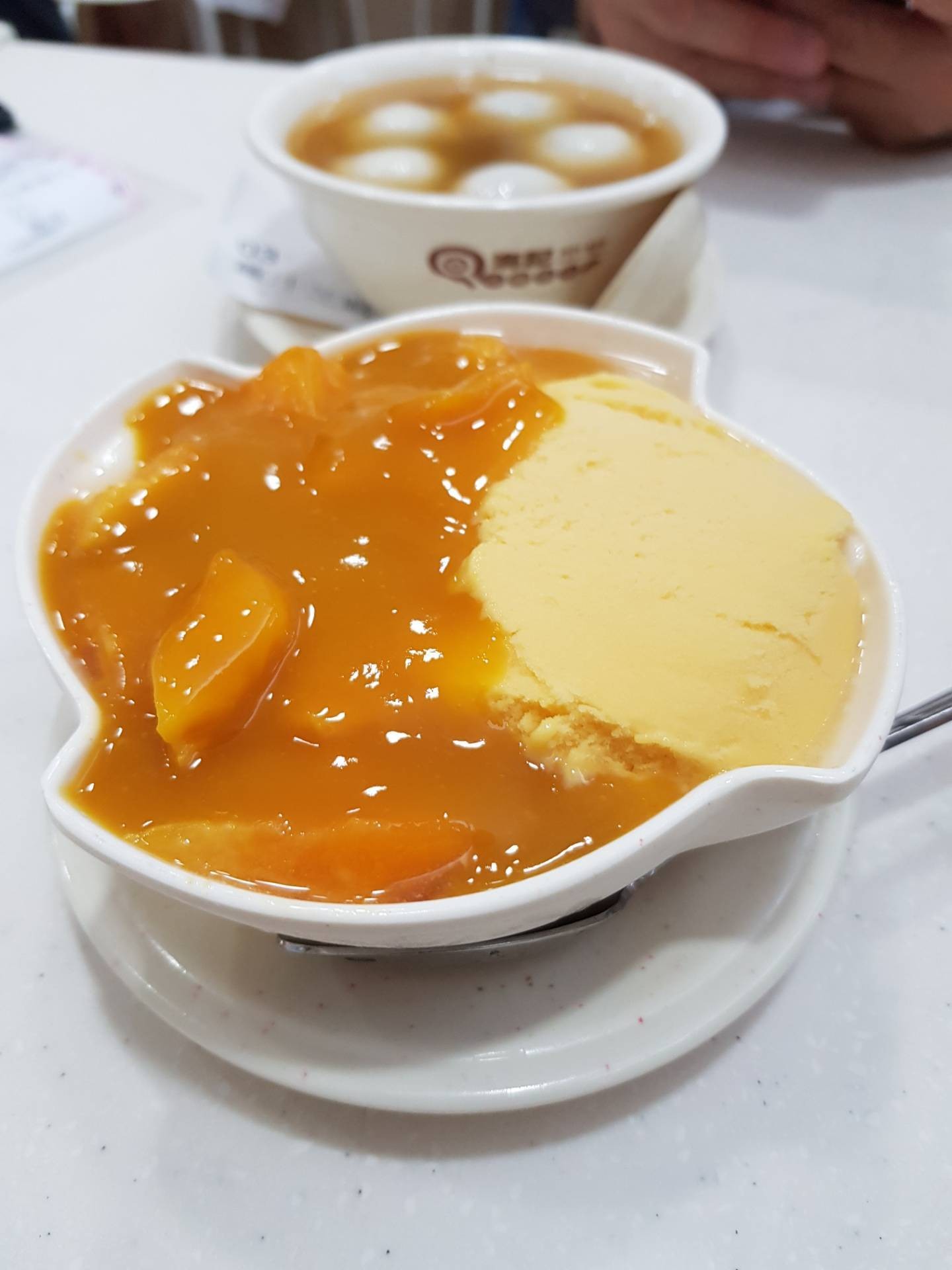 รีวิว Hoi Kee Walnut Placei - ร้านหนมหวานที่ไม่หวานมาก