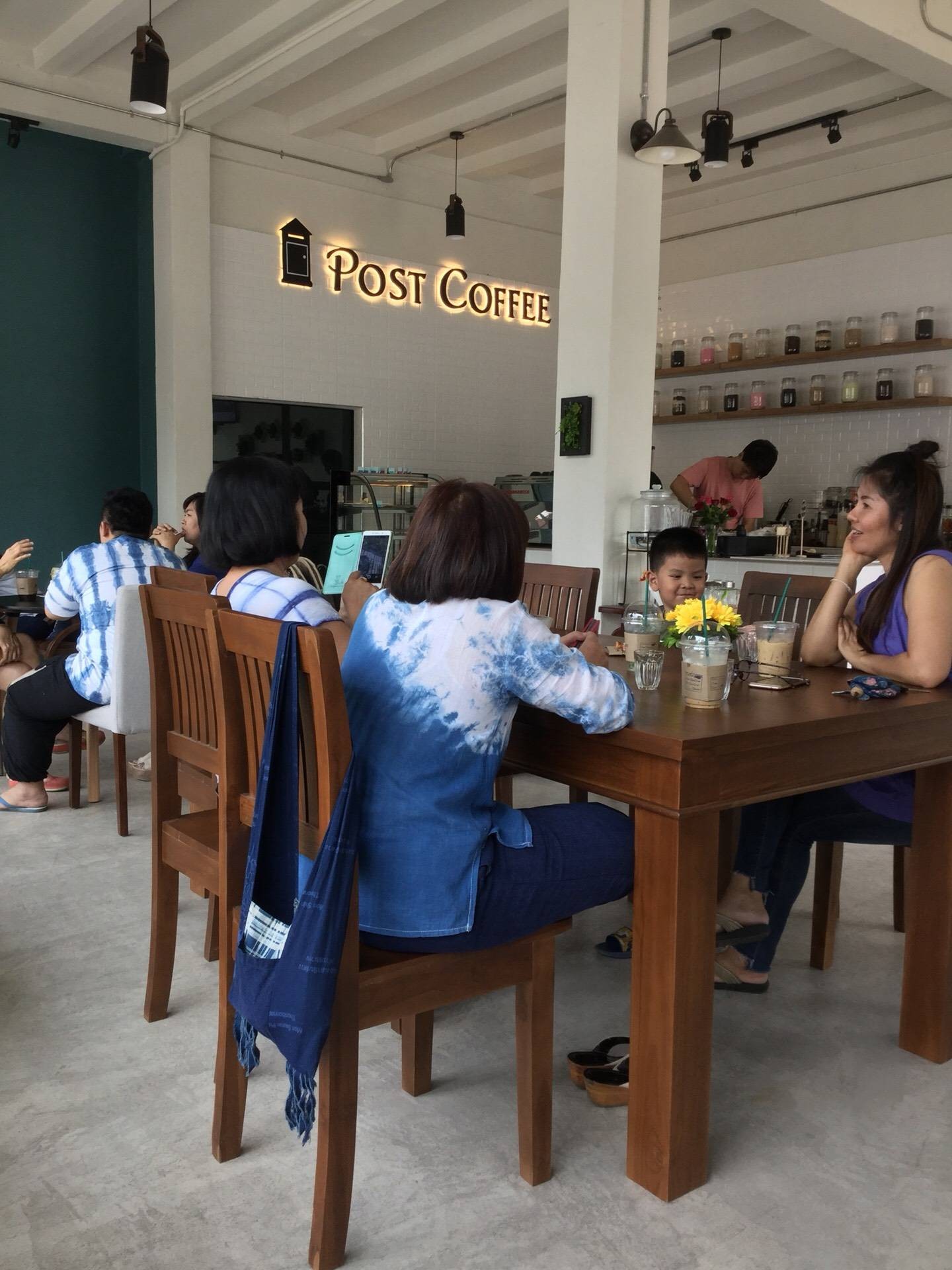 รีวิว Post Coffee - เป็นร้านกาแฟนที่น่านั่งอีกร้านค่ะ กาแฟดีด้วย
