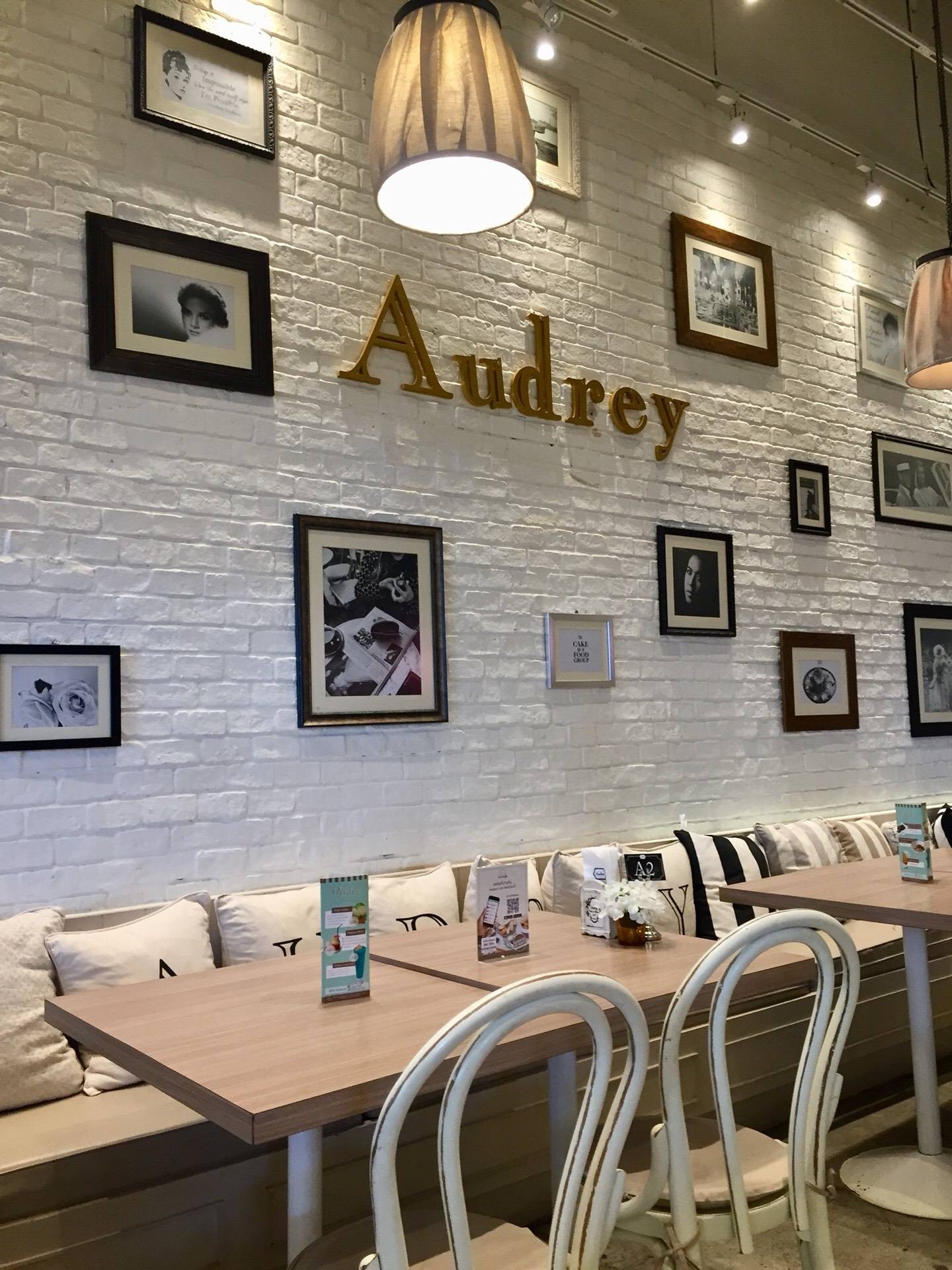 รีวิว Audrey Cafe สเปลล์ - ร้านอาหารฝรั่งเคสปนไทยในย่านรังสิต