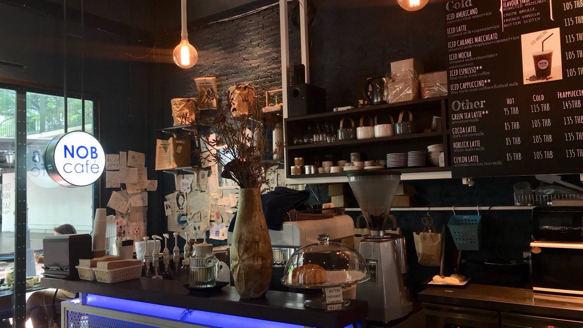 รีวิว NOB Cafe' สีลม - คาเฟ่โทนฟ้าเขียว ตกแต่งแบบเรียบๆดิบๆ