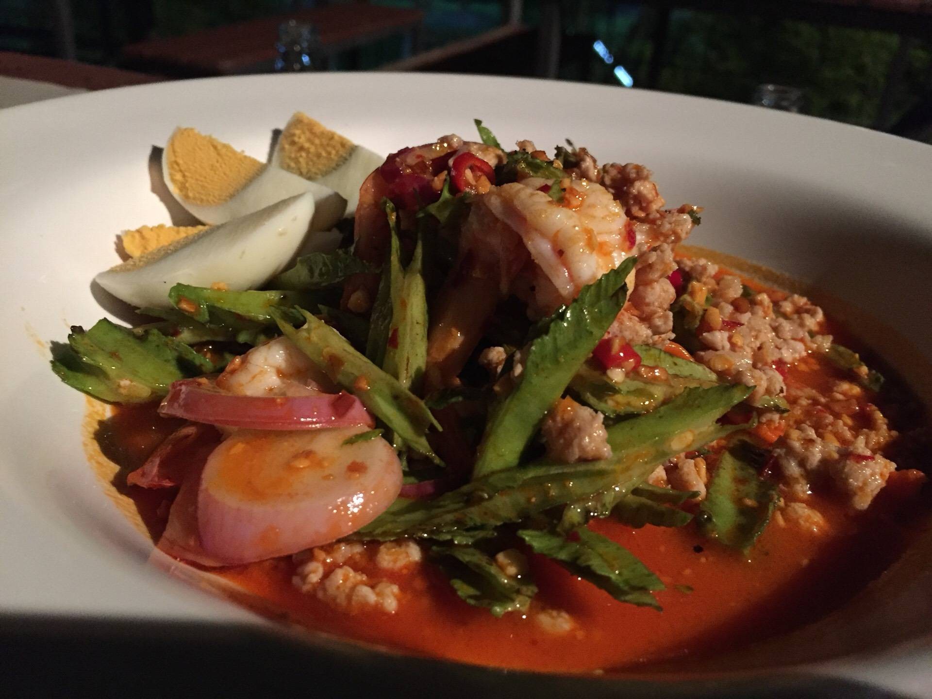 ยำถั่วพลู ร้าน SORTREL’s Cottage