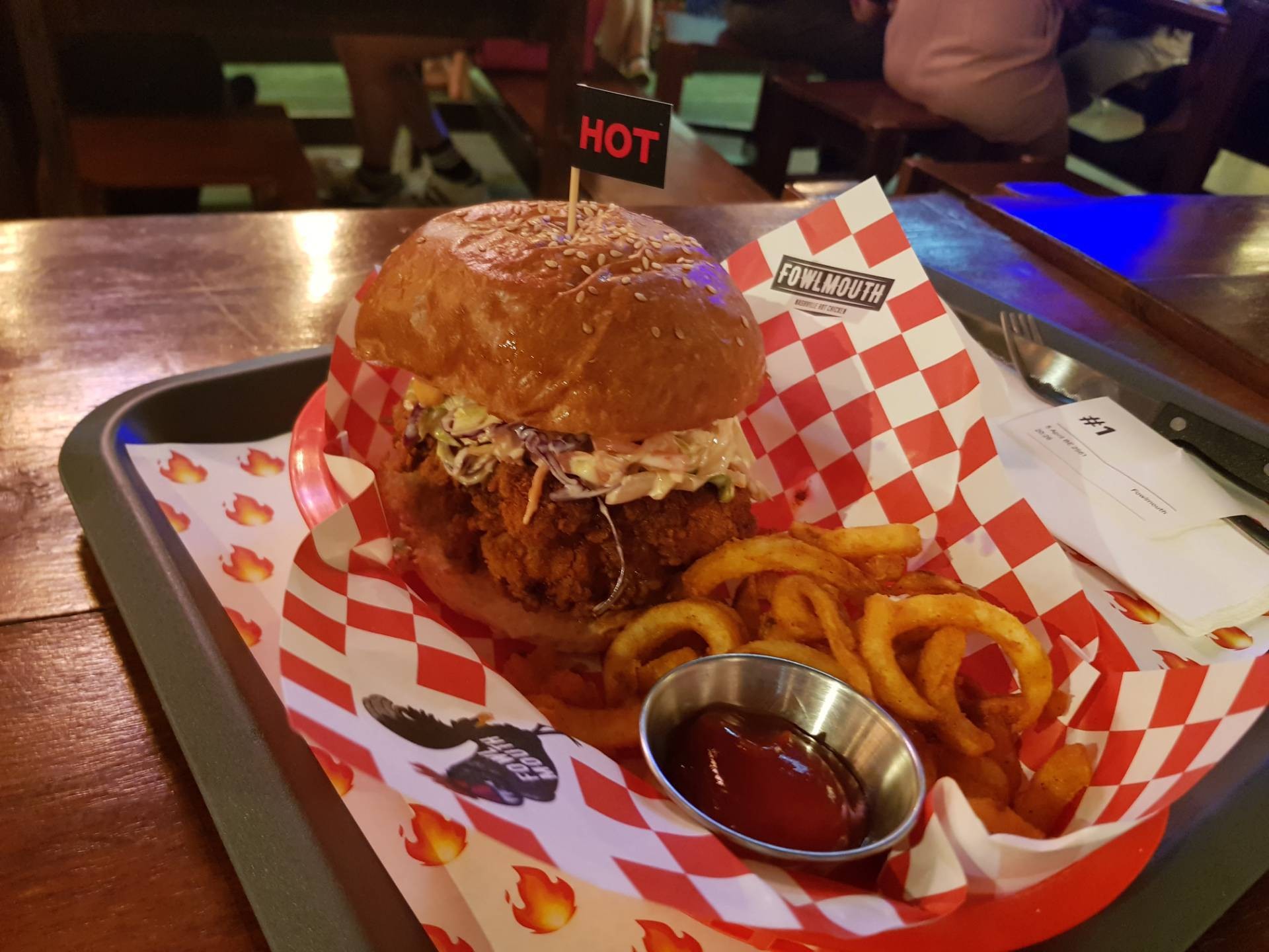 รีวิว Fowlmouth The Common Thonglor - ร้านไก่ทอดชื่อดังจากอเมริกา