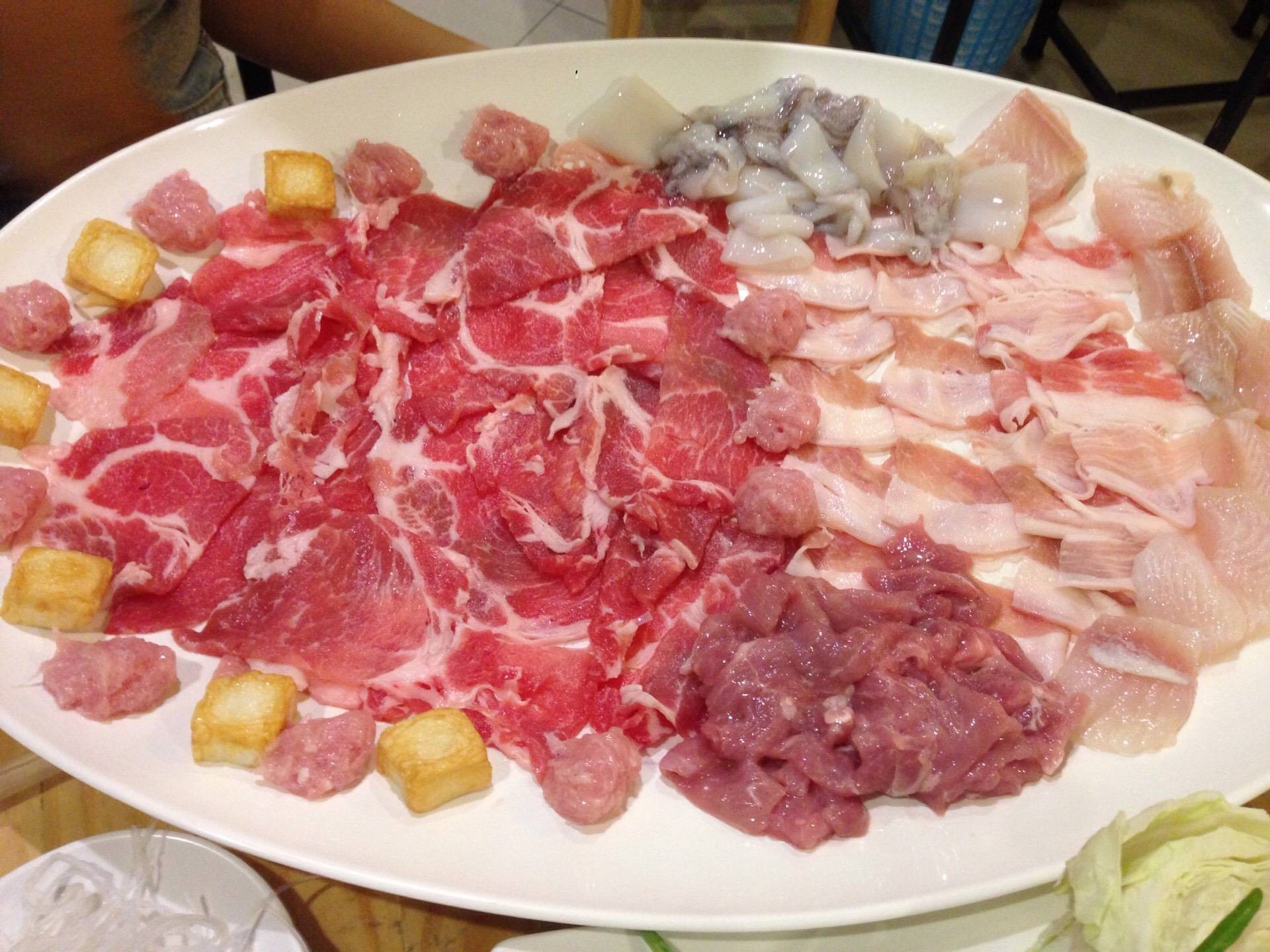 รีวิว HELLO PIG HOT POT - หมูจุ่มจานใหญ่ - Wongnai