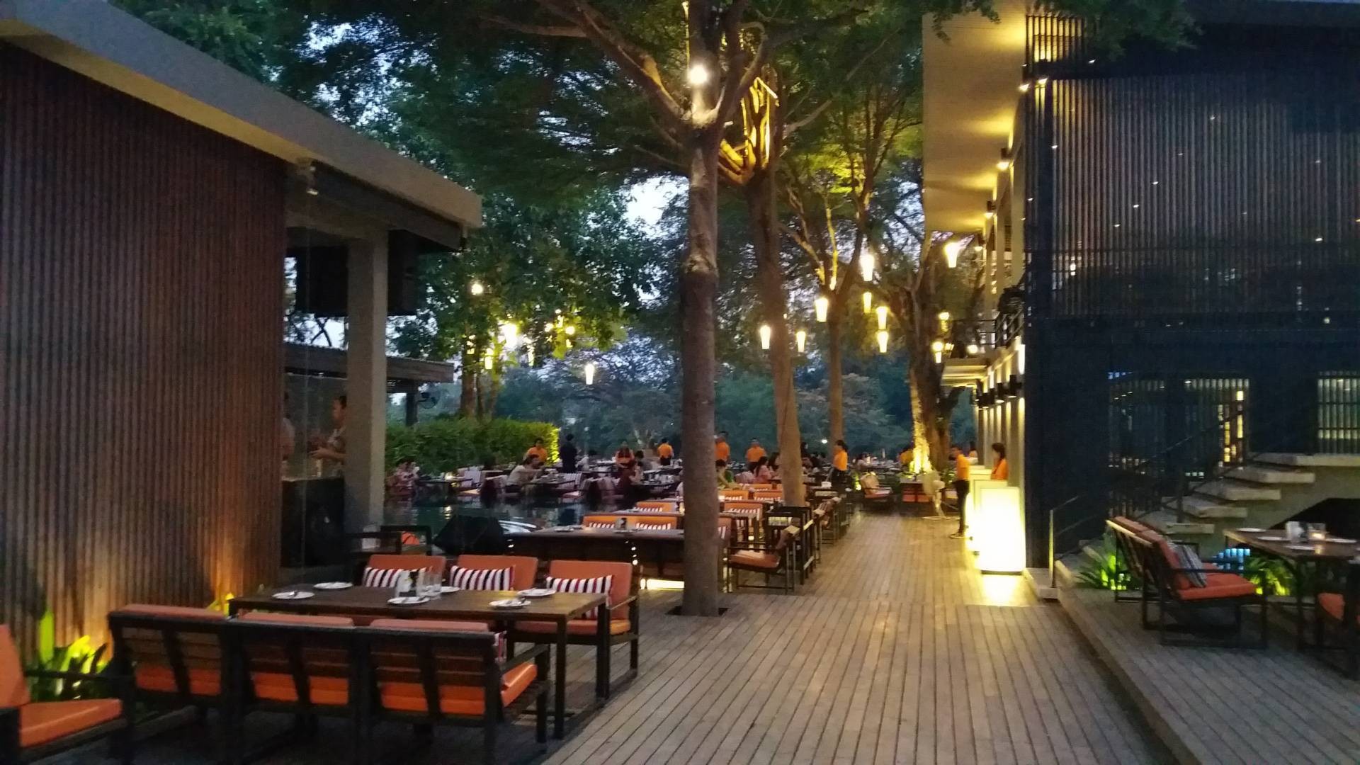 รูป Loft Restaurant & Bar