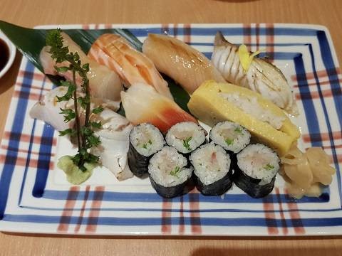 รีวิว Sukina sushi By chef vichit - ร้านเล็ก ๆ สไตล์ญี่ปุ่น โดยเชฟกระทะเหล็กชาวไทย ราคายอมรับได้