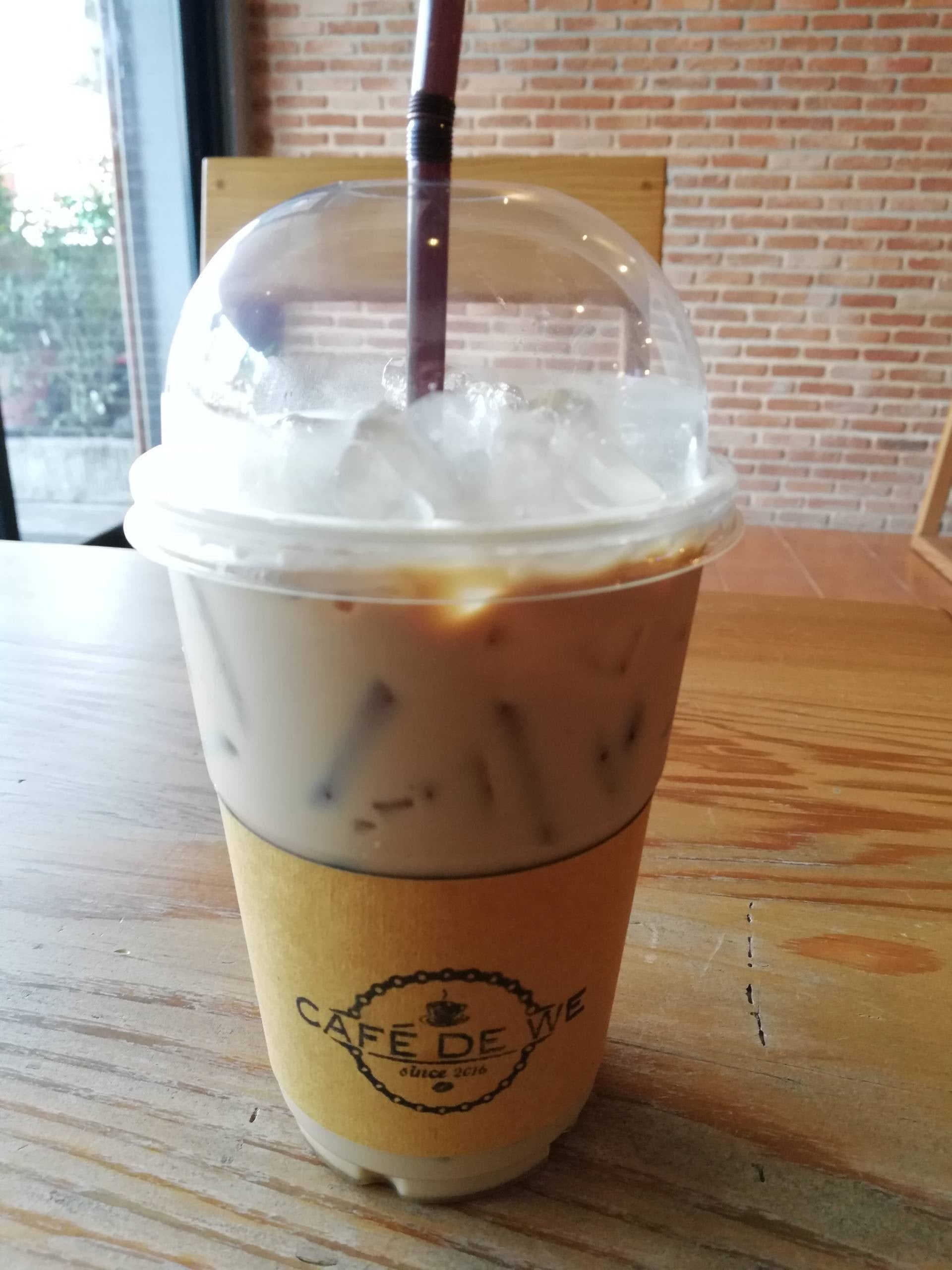 รีวิว CAFE' DE WE - กาแฟจัดว่าดีครับ บรรยากาศร้านสบายๆสำหรับการนั่งชิลๆ