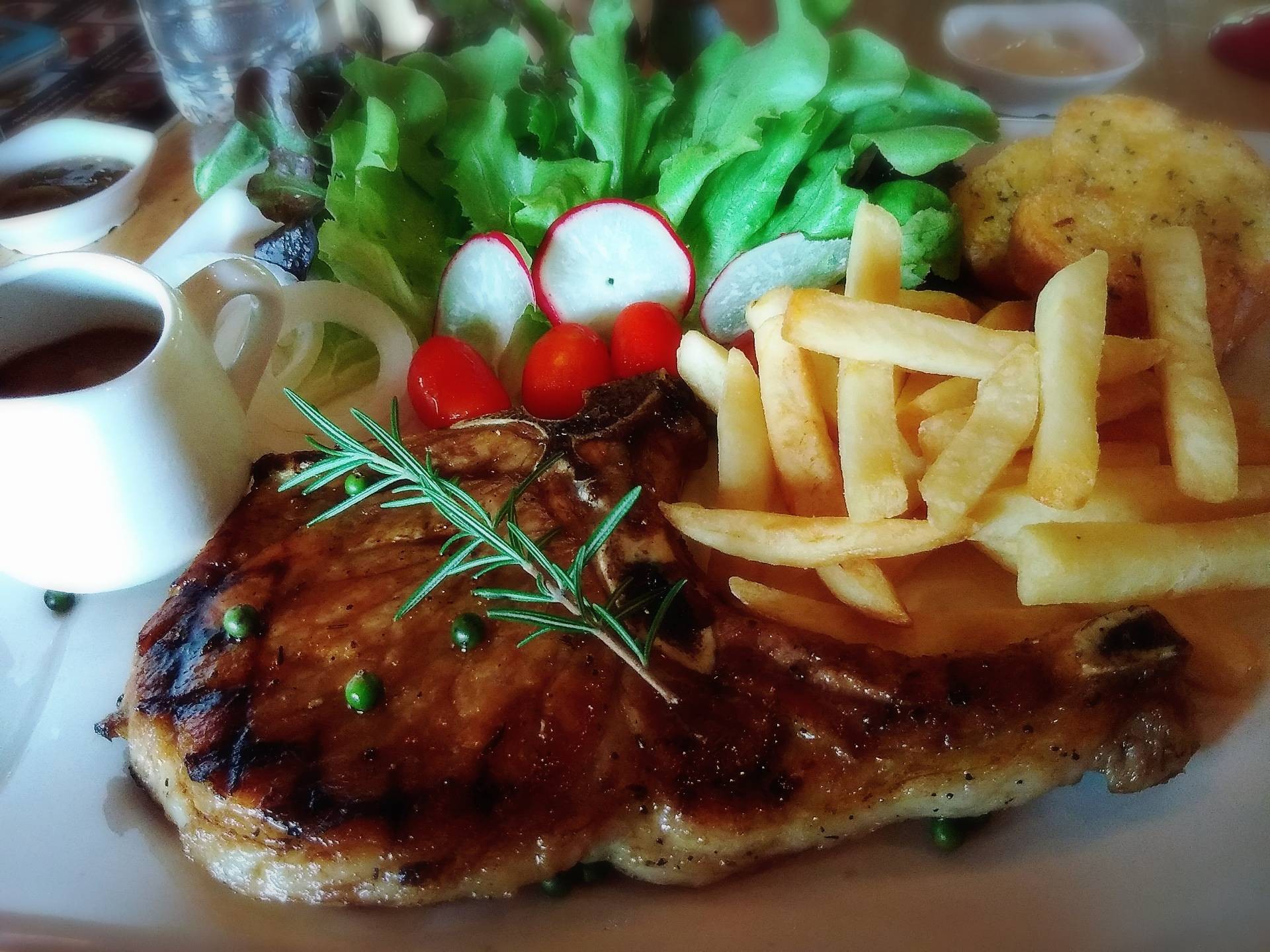 รีวิว KOIFEINE maechan - แวะด้วยฟาร์มบังเอิญ ร้านน่ารักมาก พนง.ต้อนรับดี..อาหารไทยฝรั่ง อร่อย ...