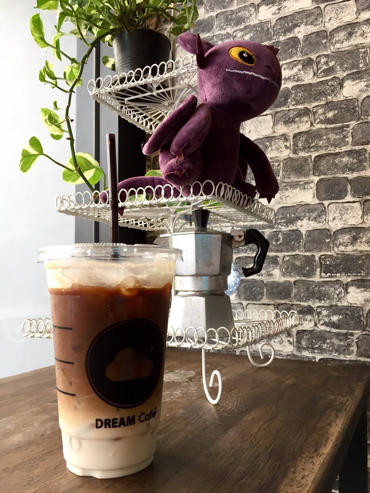 รีวิว Dream Cafe Coffee House - ลาเต้ออร่อยมาก บรรยากาศสบายๆ 😄