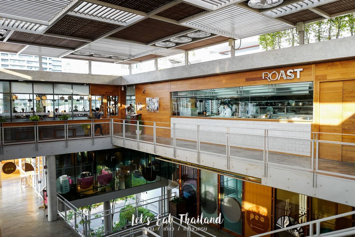 รีวิว Roast theCOMMONS Thonglor - กาแฟดี อาหารเลิศ