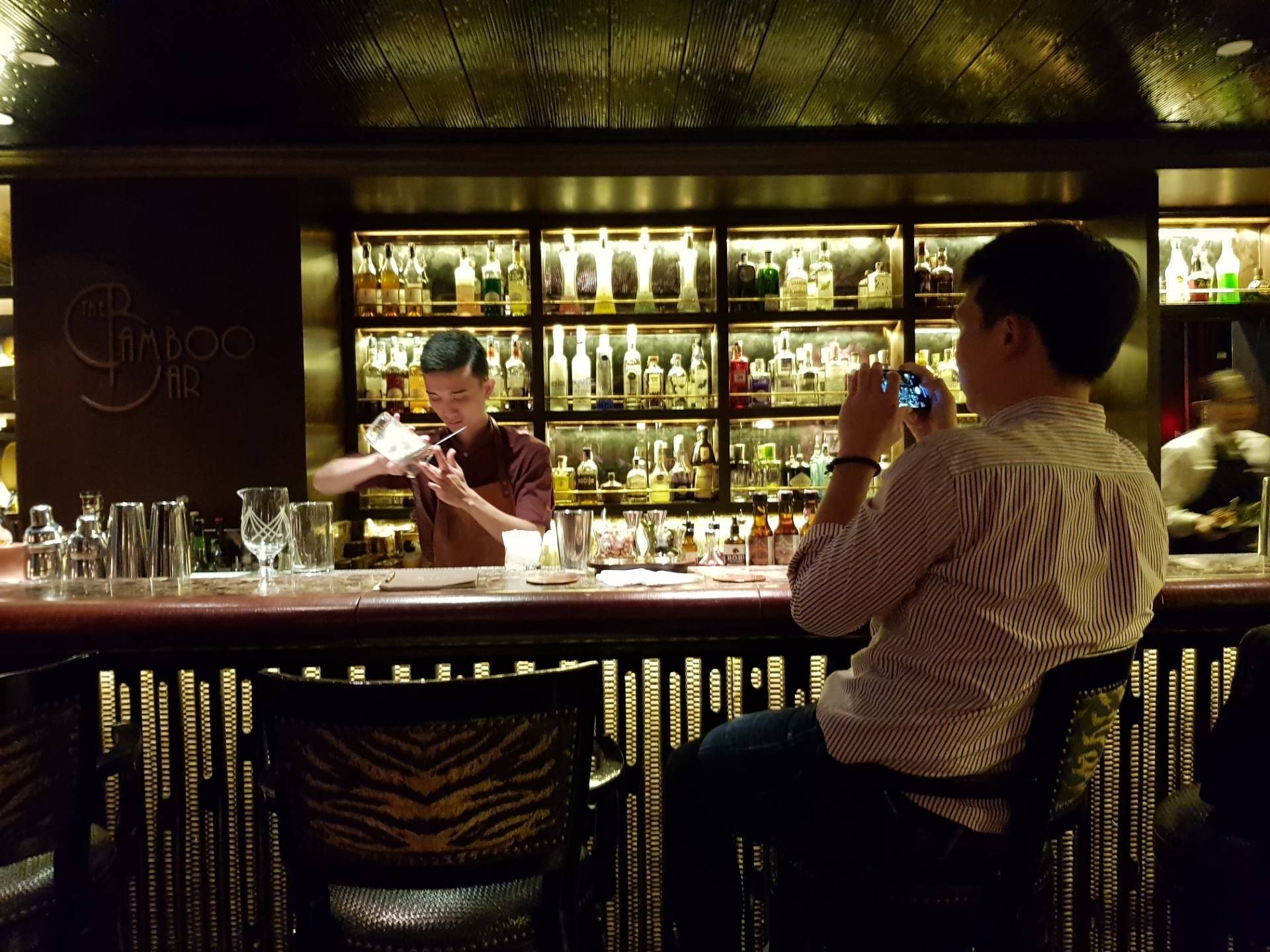 รีวิว The Bamboo Bar Mandarin Oriental, Bangkok - best bar in Thailand ...