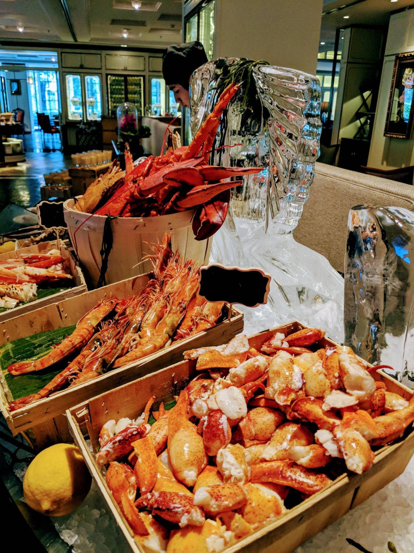 Lobster • ตักได้ไม่อั้น เติมตลอด ร้าน Rain Tree Cafe The Athenee Hotel ...