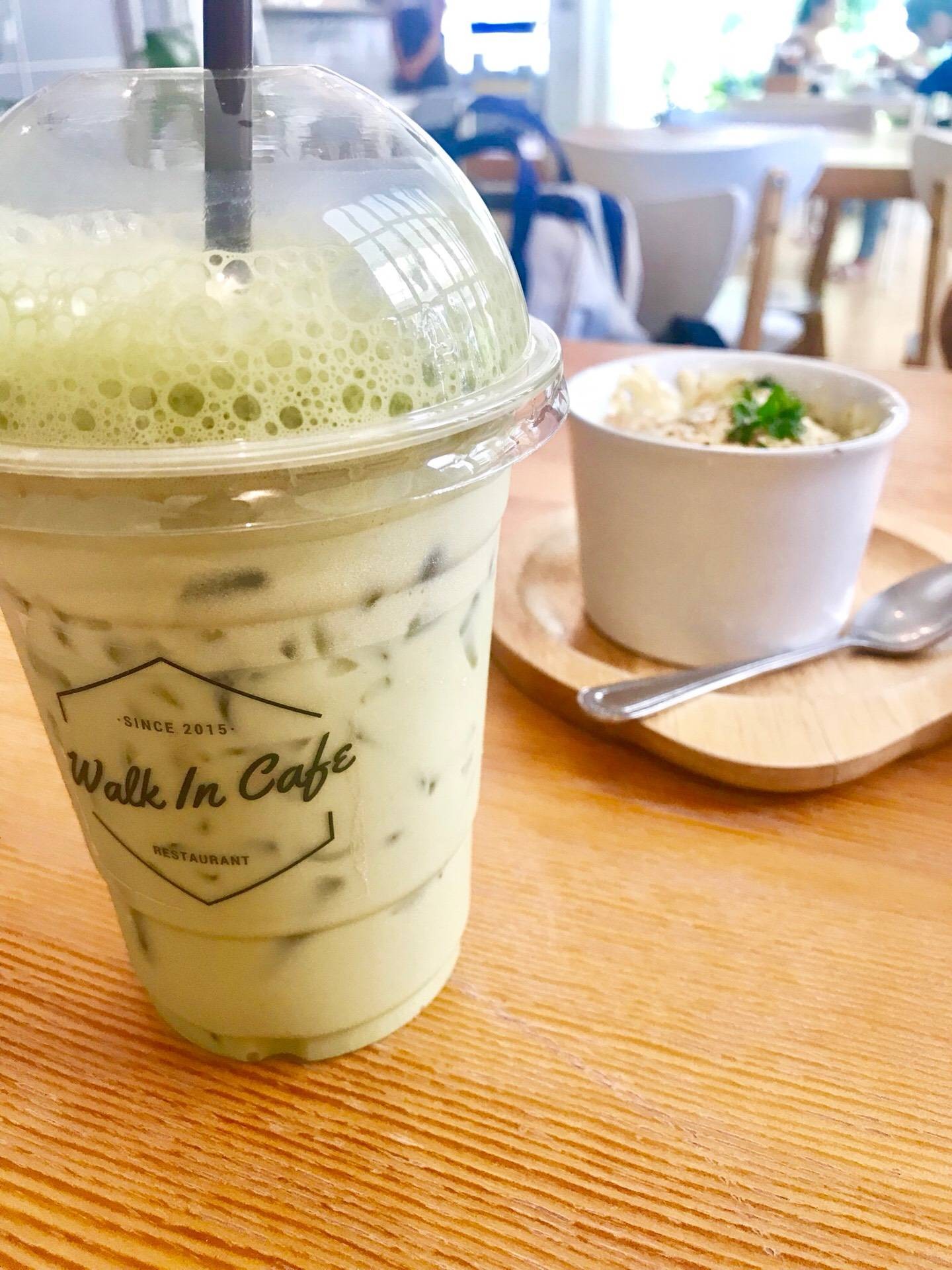 รีวิว Walk In Cafe - ข้าวไข่ข้นชีสจัดว่าเด็ด!
