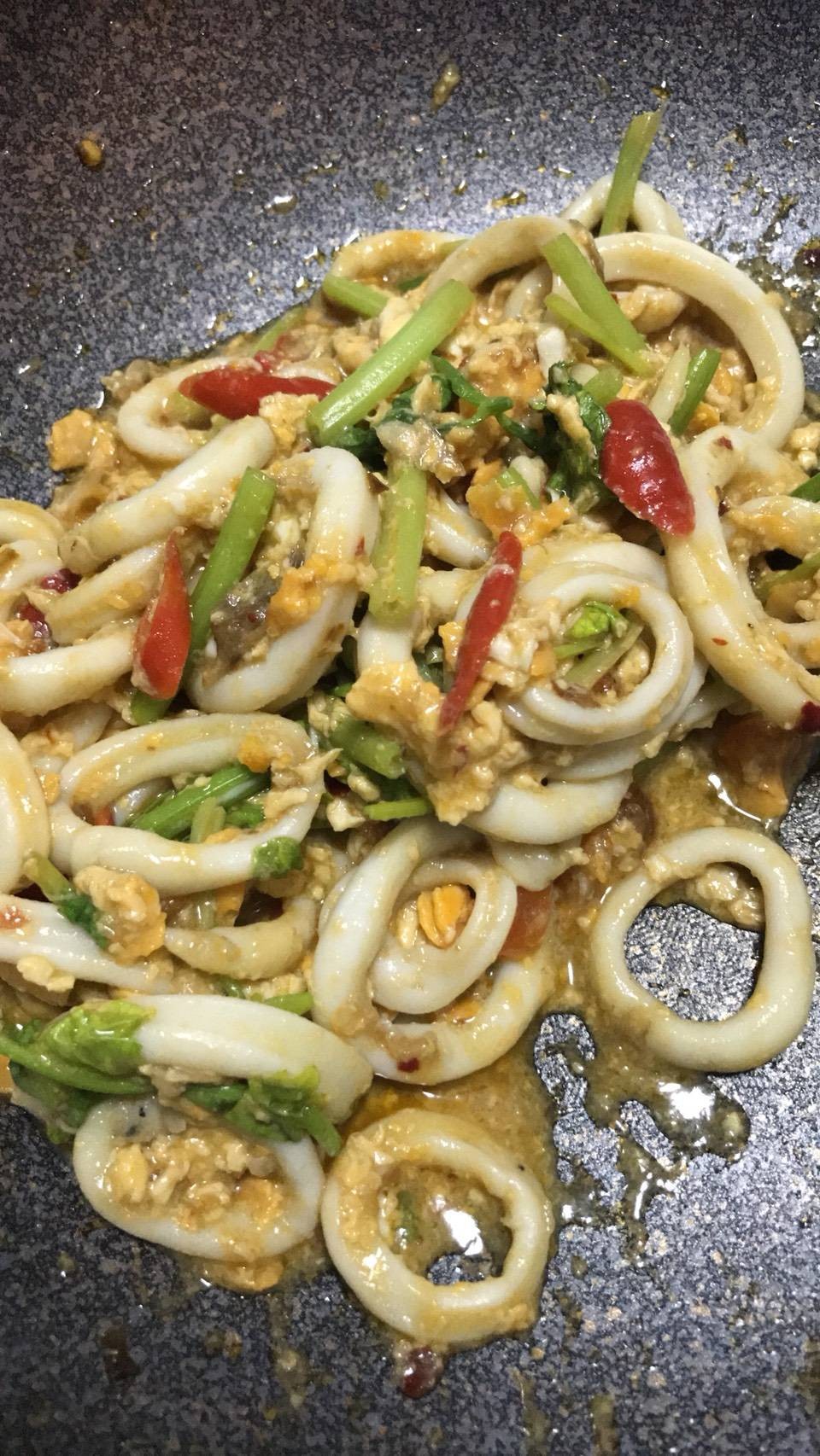 สูตร หมึกเค็มไข่ (stir fried squid with salted egg) พร้อมวิธีทำโดย J ...