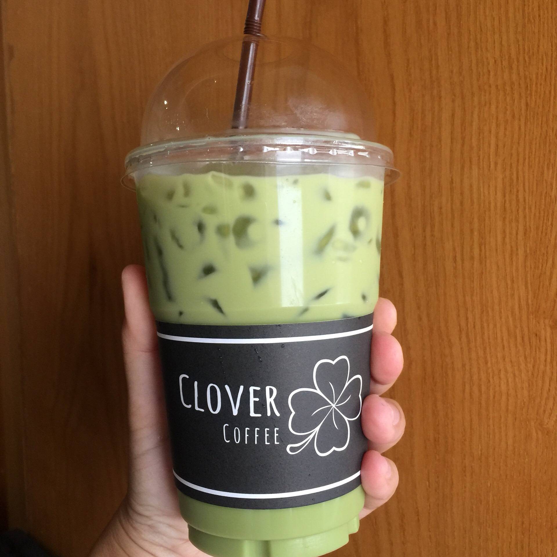 รีวิว Clover Coffee - อร่อย ละมุน วิปครีมเยอะ