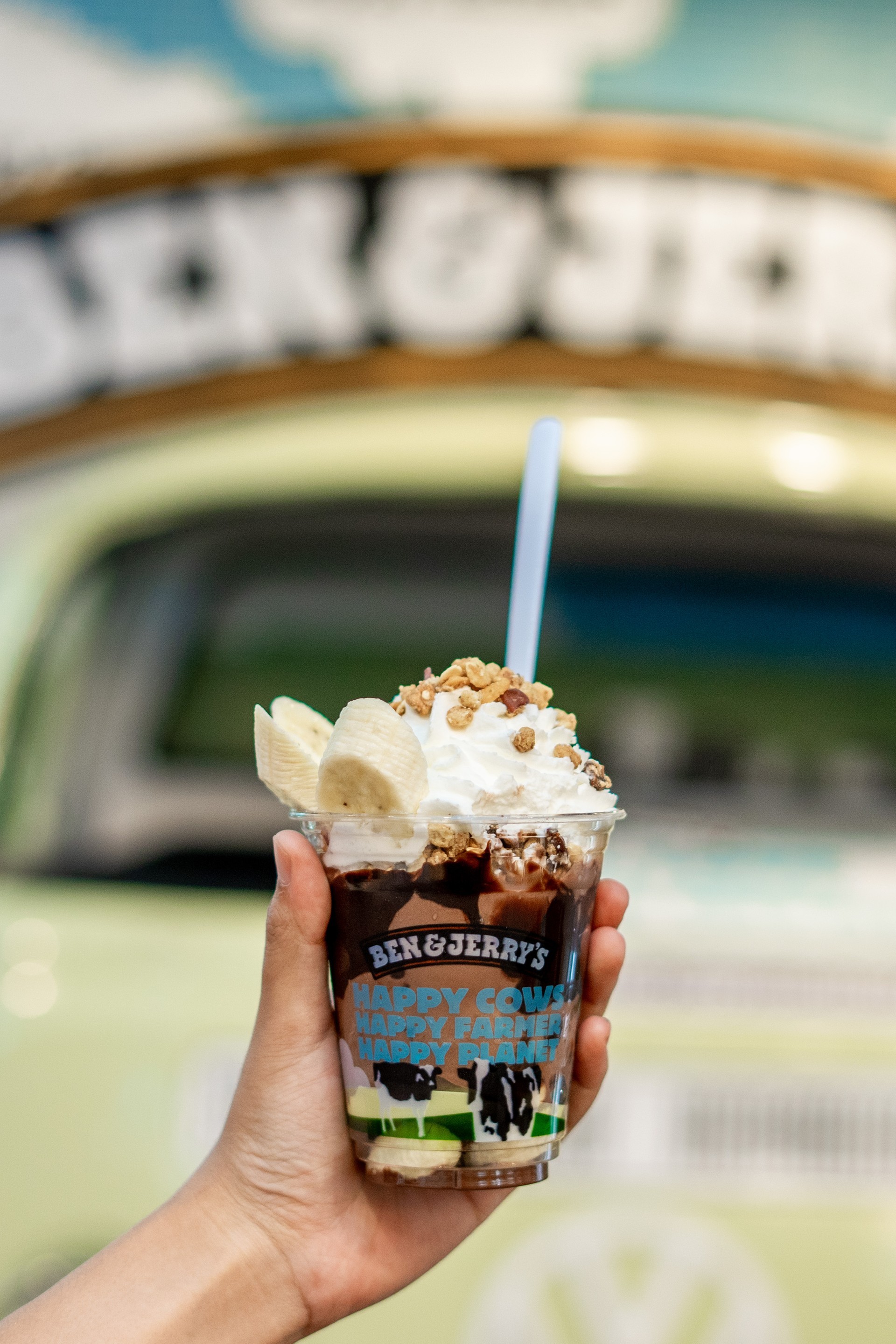 “Ben & Jerry’s” ร้านไอศกรีมพรีเมียมสัญชาติอเมริกัน ที่ใคร ๆ ต่างหลงรัก