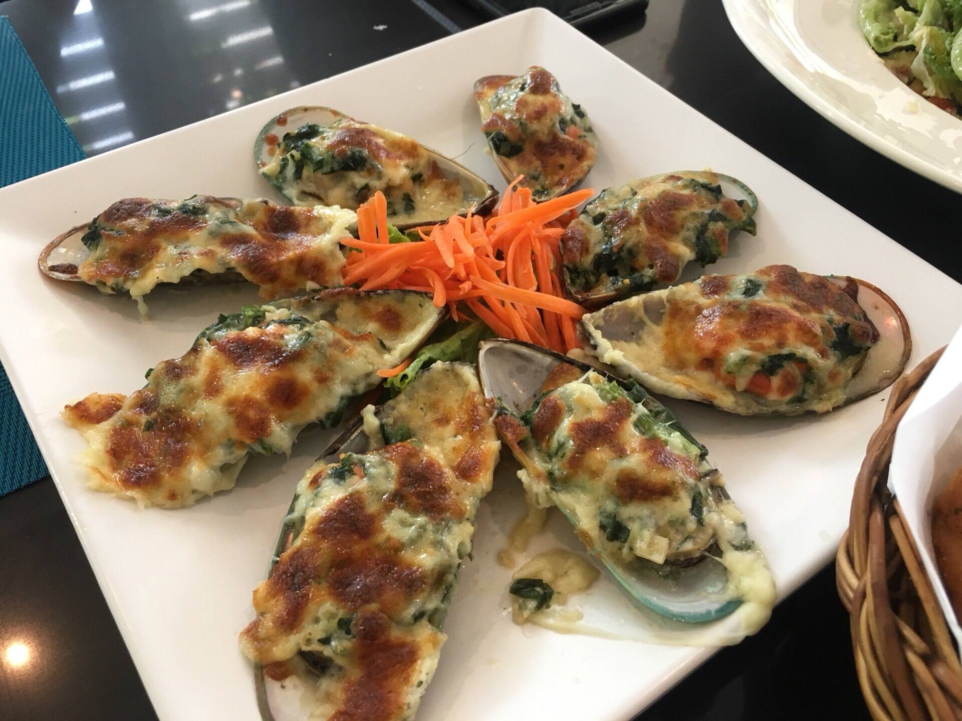 รูป Faroh House Restaurant & Wine