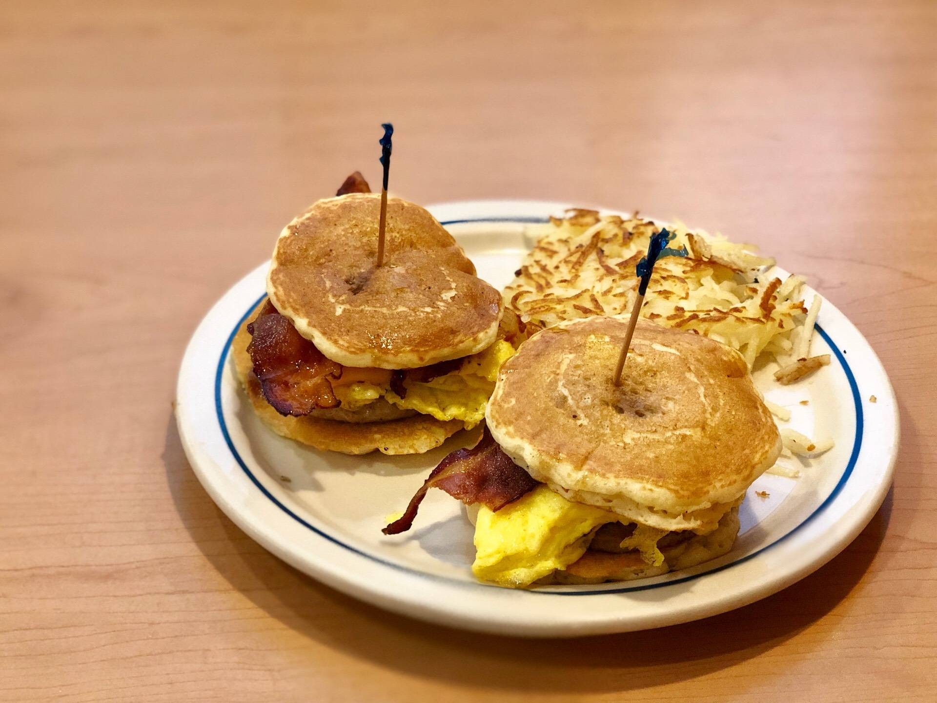 รีวิว IHOP Bill France Blvd - Good service and good taste
