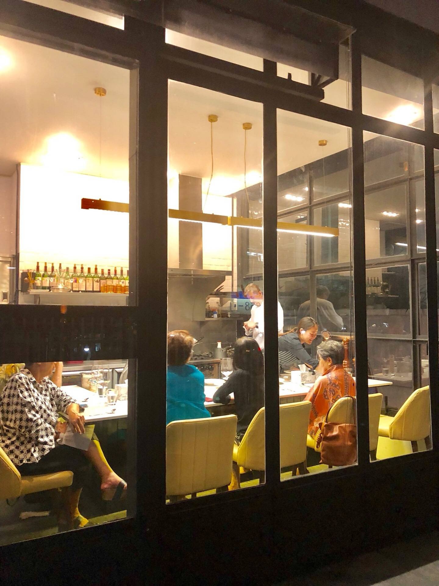 รีวิว Table X - Chef Table อาหารยุโรปใต้อาคารจอดรถข้างถนน แต่คุณภาพ ...