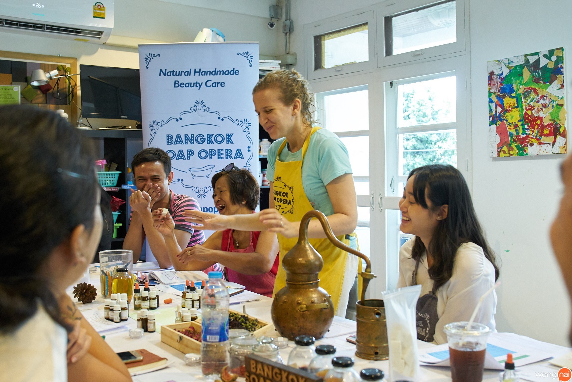 เรียนทำน้ำหอมของตัวเอง กลิ่นพิเศษไม่เมือนใครบนโลก! @Bangkok Soap Opera