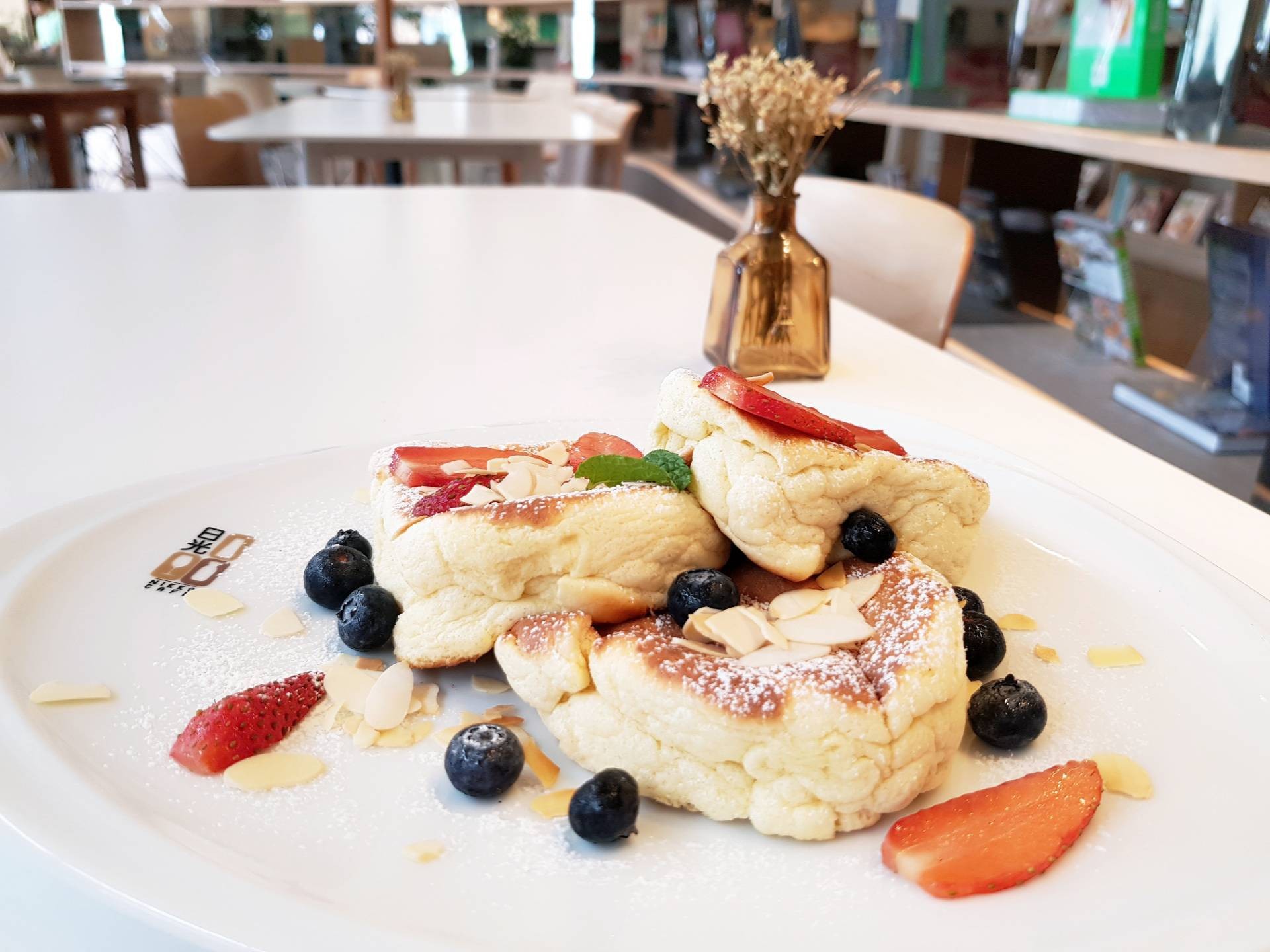 รีวิว Nikko Cafe Central EastVille - ทานขนมในมุมสงบๆของอีสต์วิลล์