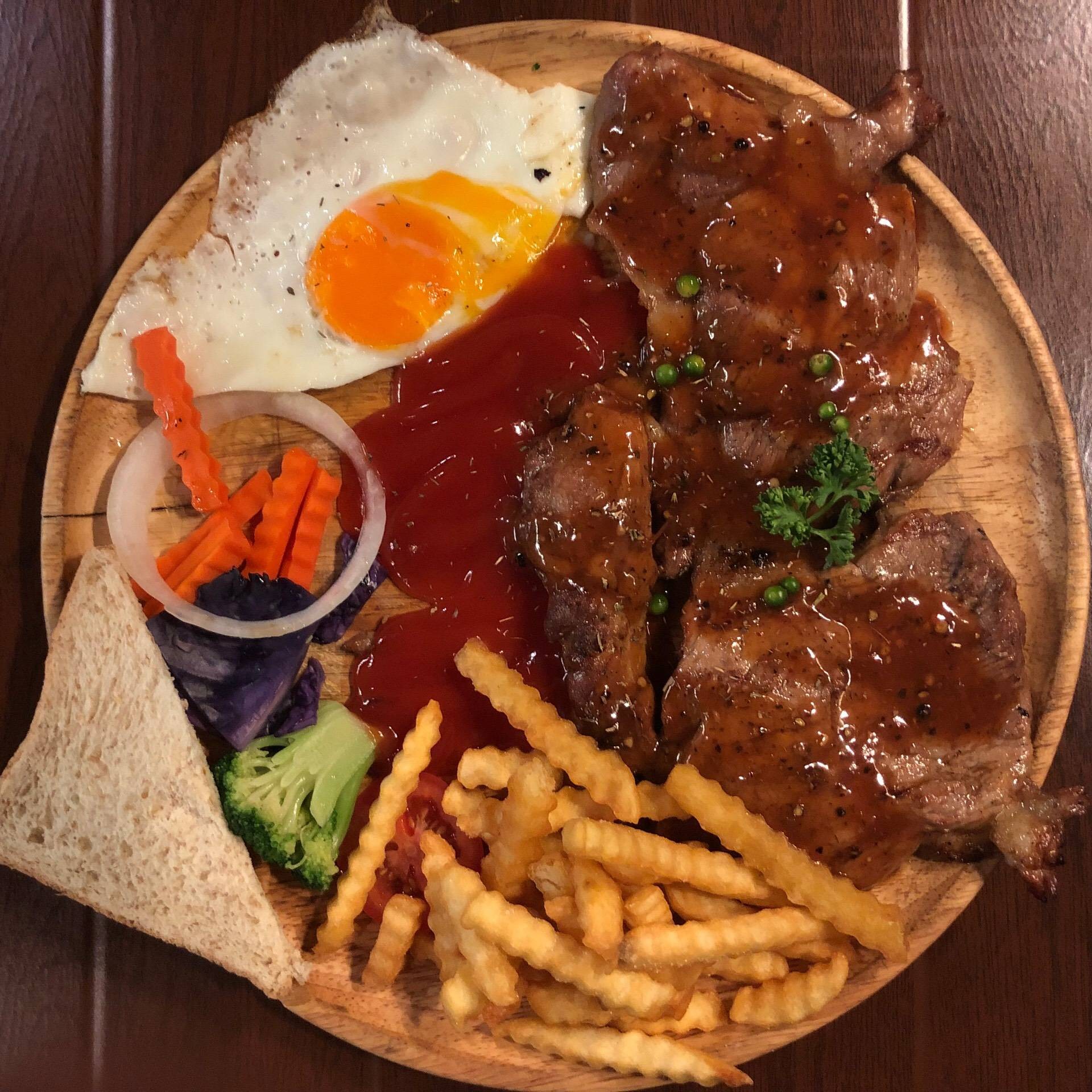 รีวิว SU STEAK นครปฐม - ราคาไม่แพง แลกกับบริการตัวเอง - Wongnai