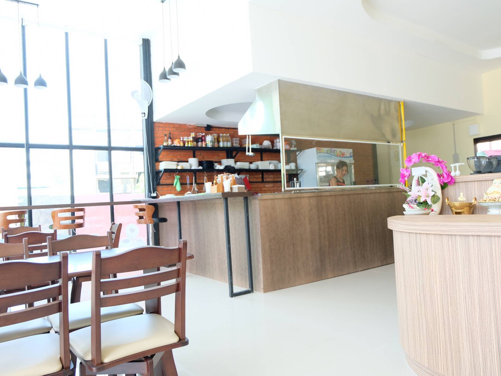 รีวิว Cafe Inde The Wall - บริการดี แต่เหมือนยังขาดจุดเด่น