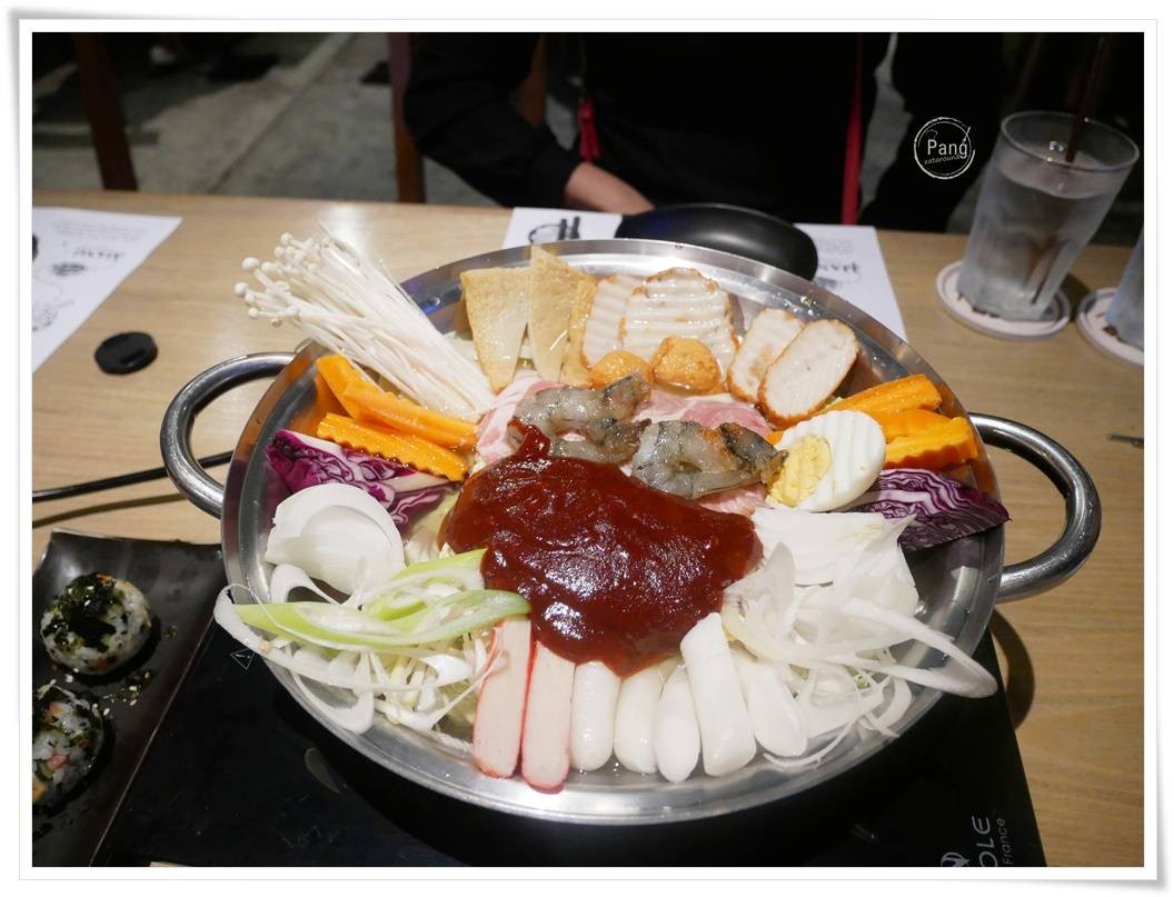 Topokki Red • = Topokki Red ==size S ==345B ร้าน JJANG Jjang ร้านอาหาร ...