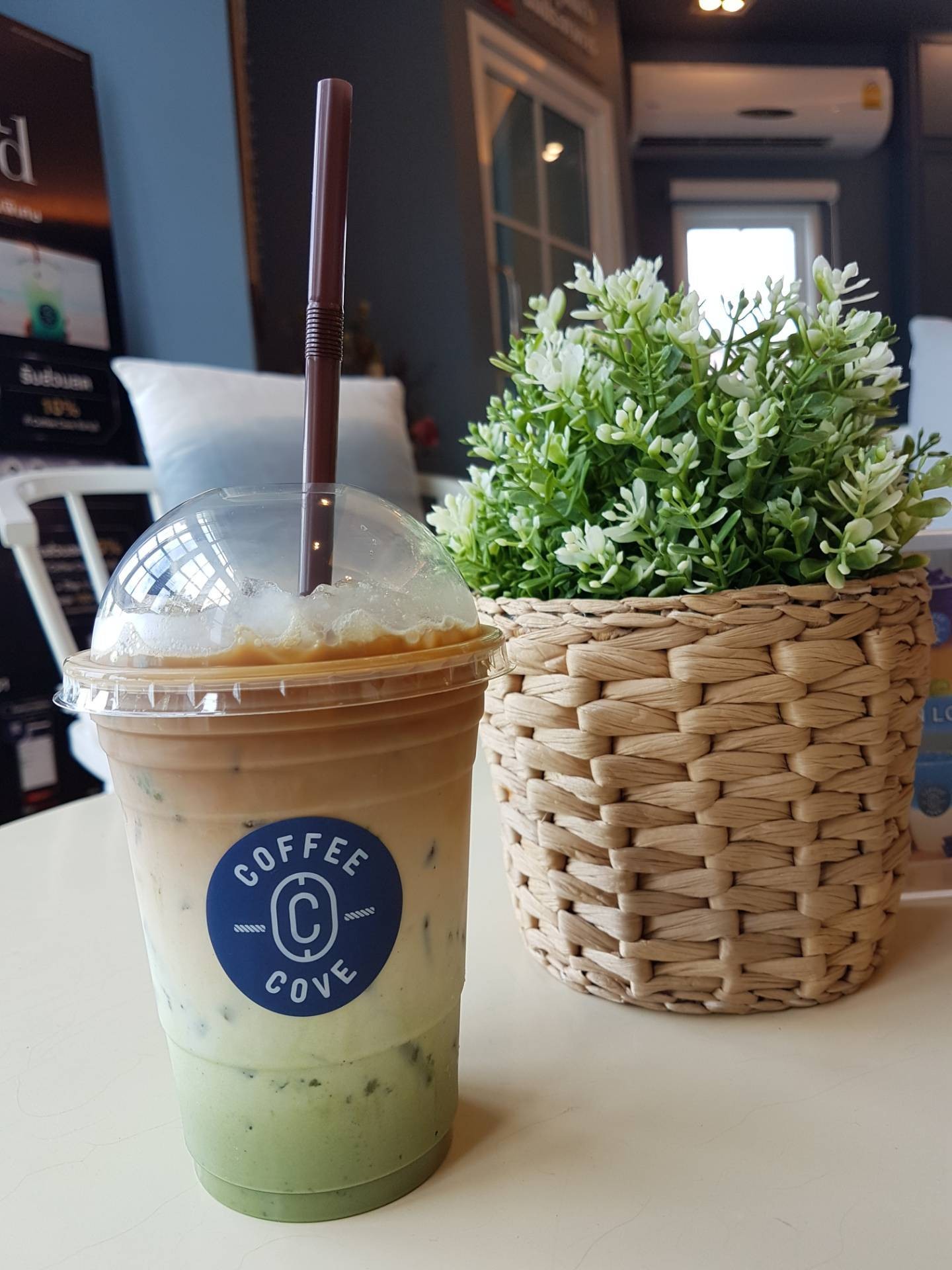 รีวิว Coffee Cove - ร้านกาแฟในรีสอร์ตที่เราถูกป้ายบอกทางสะกดจิตมา ...