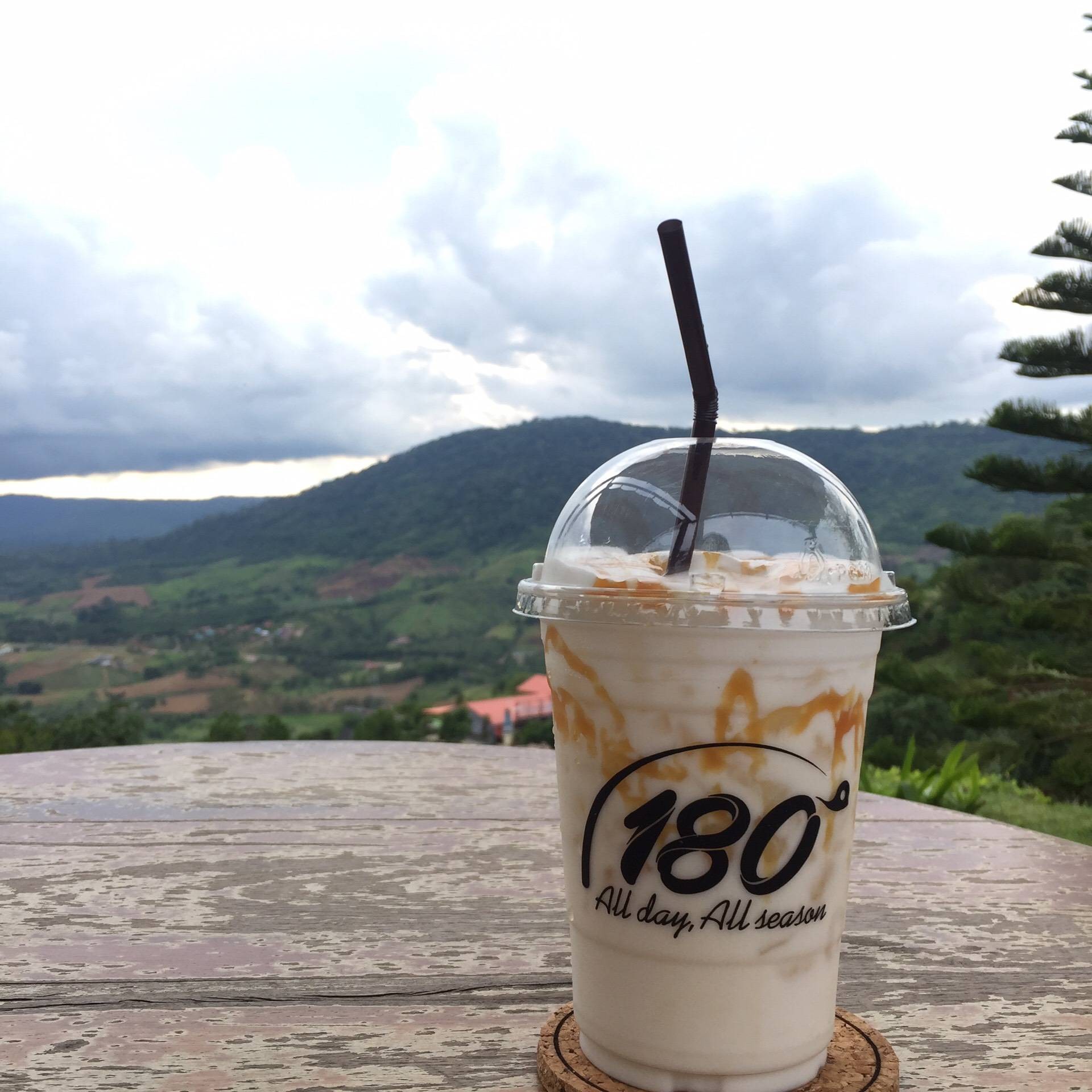 รูป 180 cafe 180 All Day All Season Hostel - Wongnai