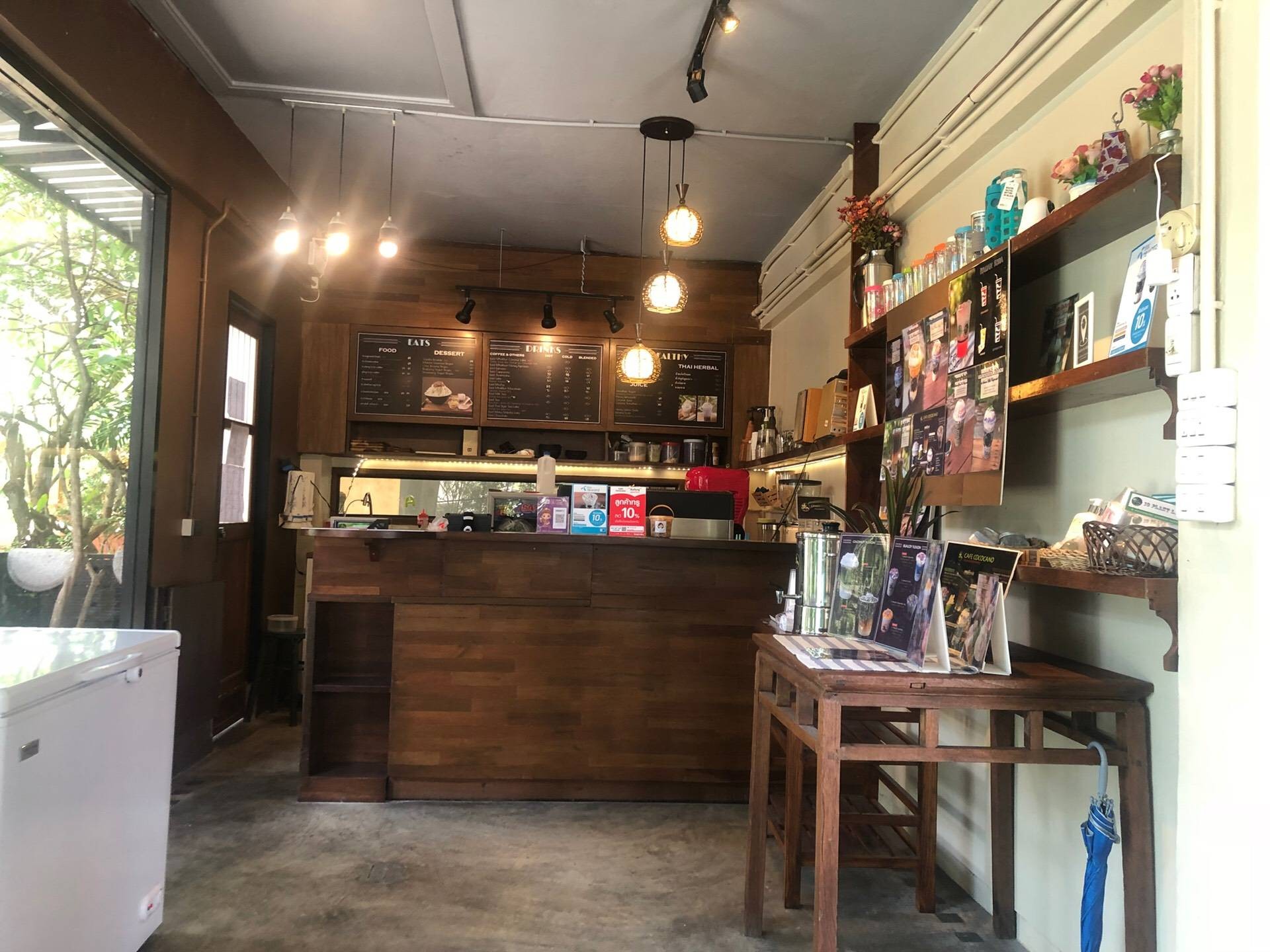 รูป COCOCANO Cafe&Eatery โคโค่คาโน่ คาเฟ่แอนด์อีทเทอรี่ เอกชัย 30