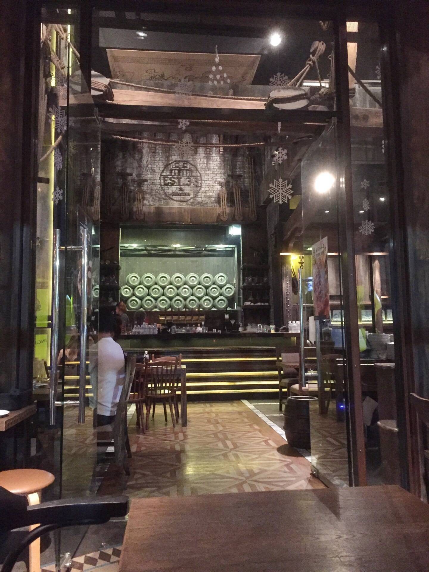 รีวิว EST.33 By SINGHA The Up Rama 3 - EST.33 มี Live Music เพราะๆฟัง ...