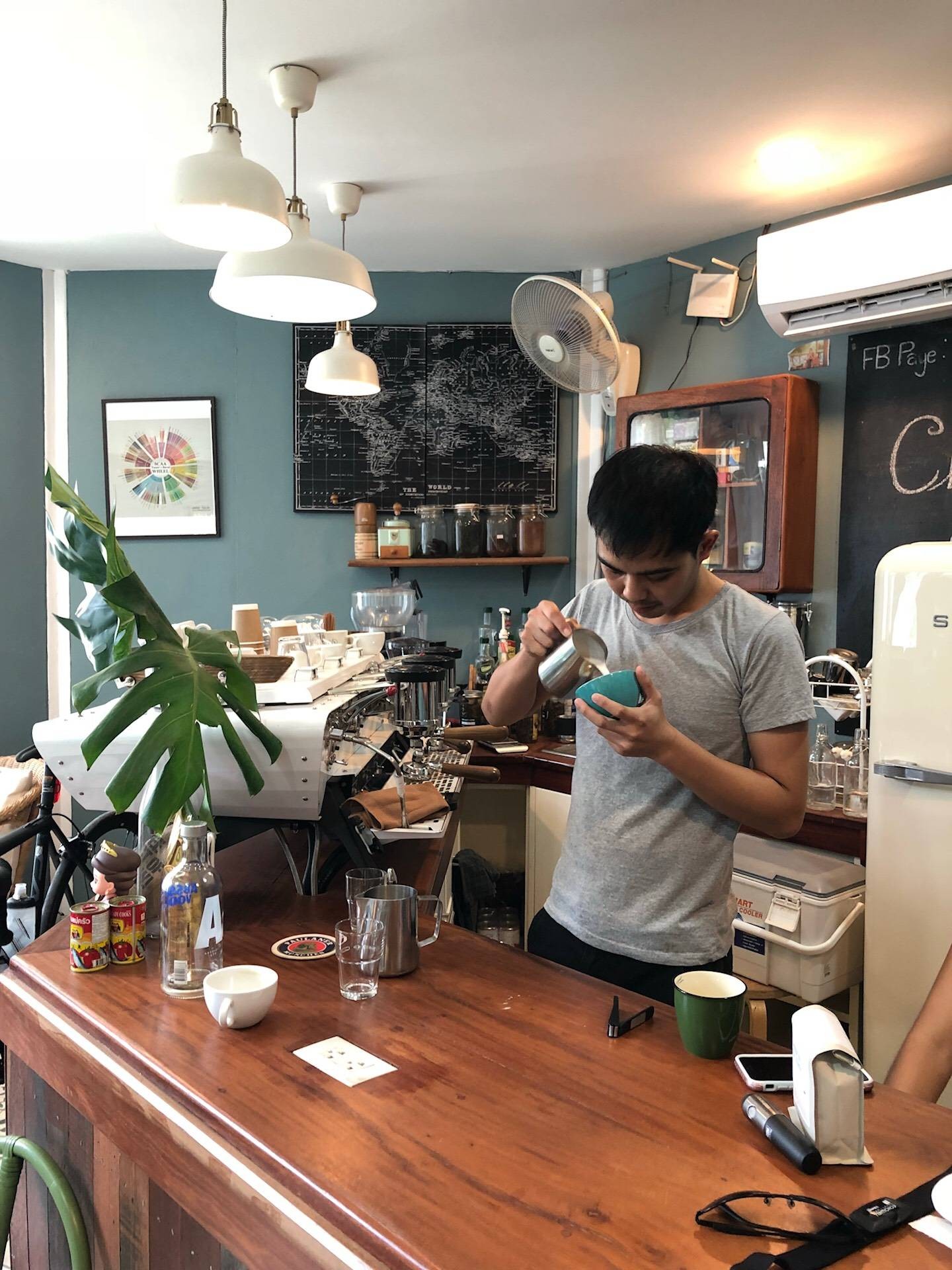 รีวิว Chinu Coffee - - คาเฟ่ที่น่าจะดีที่สุดในย่านนี้ ไม่คาดคิดว่าจะเจอ ...