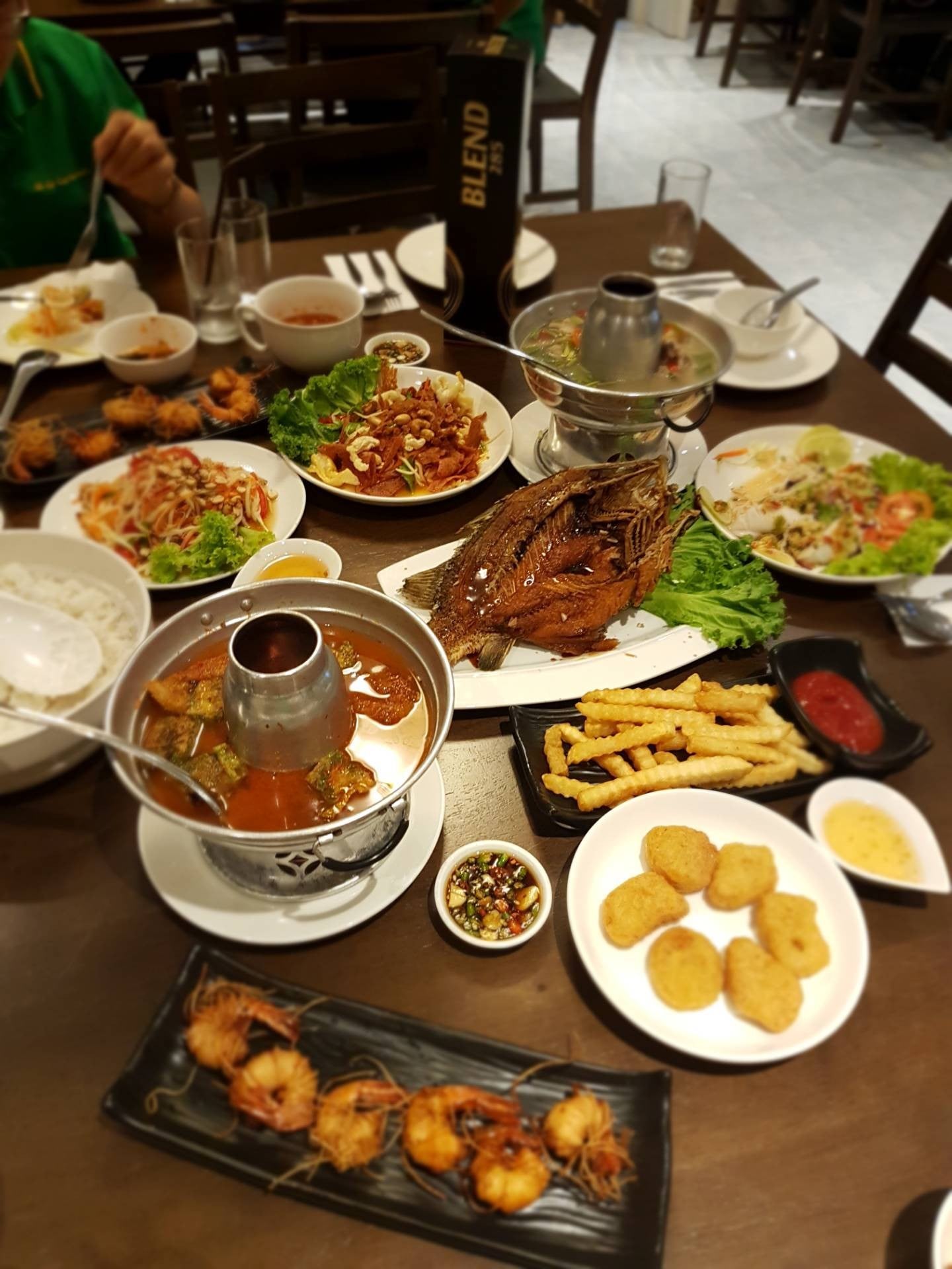รีวิว Le Mae Cafe เลอเม คาเฟ่ แอนด์ เรสเตอร์รอง - อาหารอร่อย ร้านสวย ...