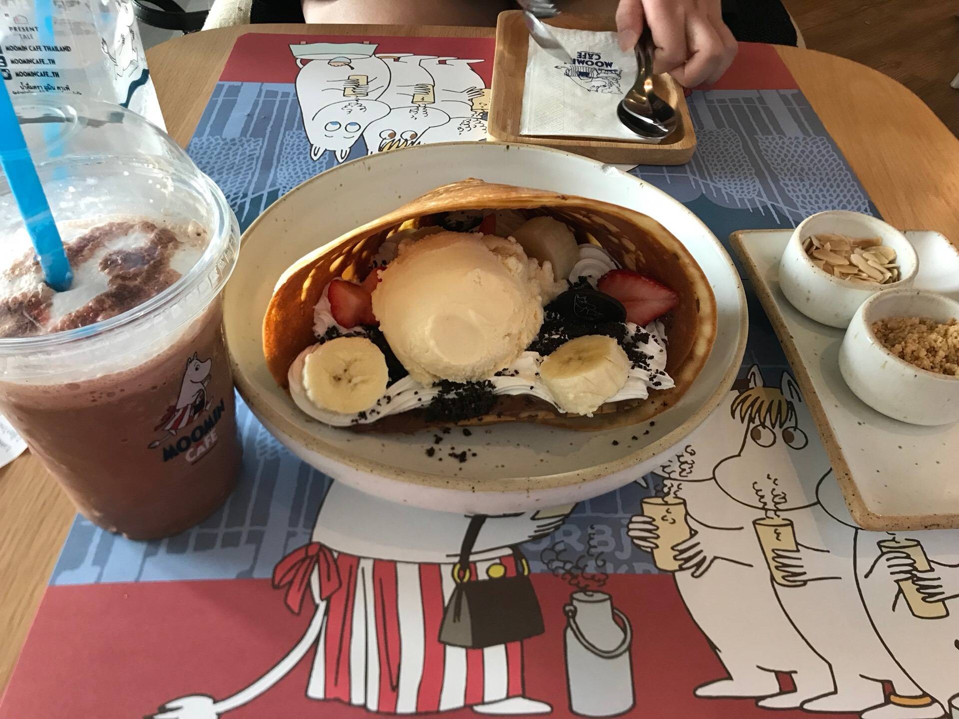 รีวิว Moomin Cafe Mega Bangna - มาเพราะรักมูมินเลย ขนมหวานอร่อยนะ แต่ ...
