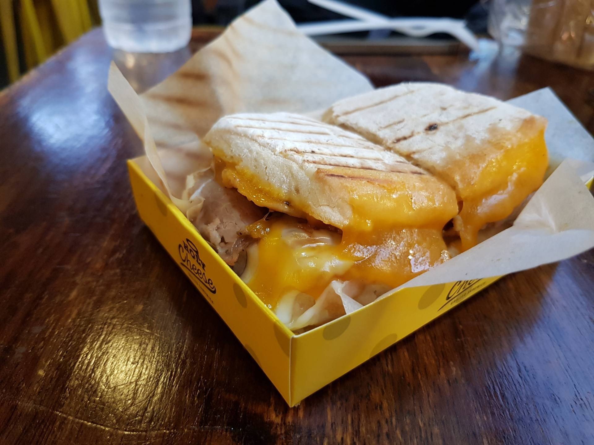 ร้าน Holy Cheese (โฮลี่ชีส) ตลาดรถไฟรัชดา - รีวิวร้านอาหาร - Wongnai