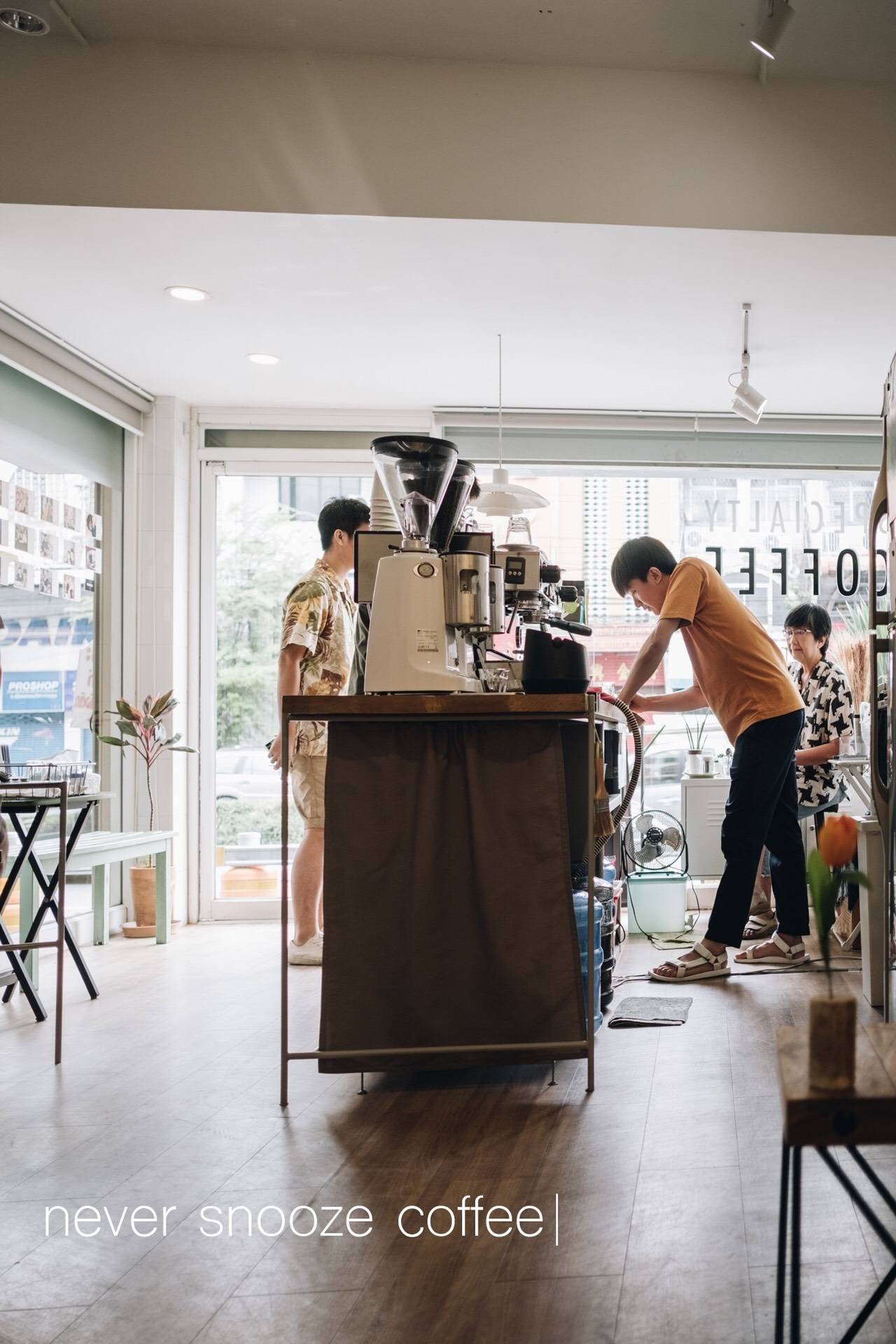 รีวิว never snooze coffee nsc01, phattanakarn53/1 - บรรยากาศสบายๆ กับ ...