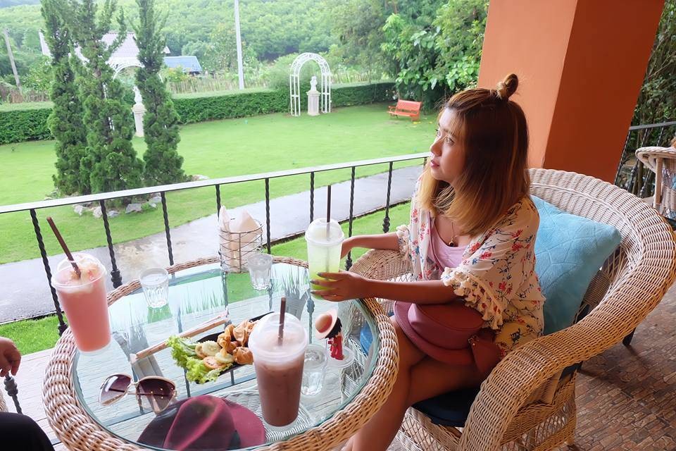 รีวิว Cat Cafe Chiang Rai - ร้านสวยน่านั่ง - Wongnai