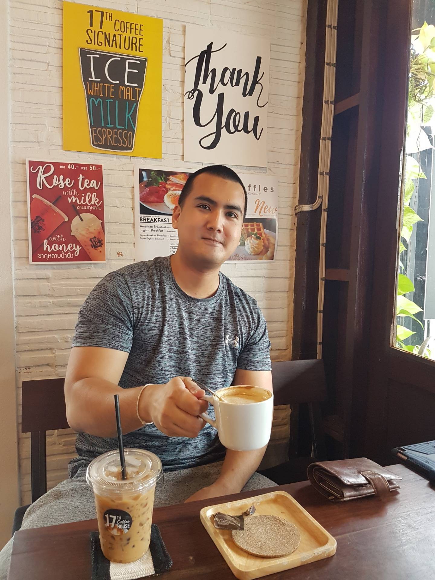 รีวิว 17th Coffee House - กาแฟรสชาติดี มีอาหารเช้า