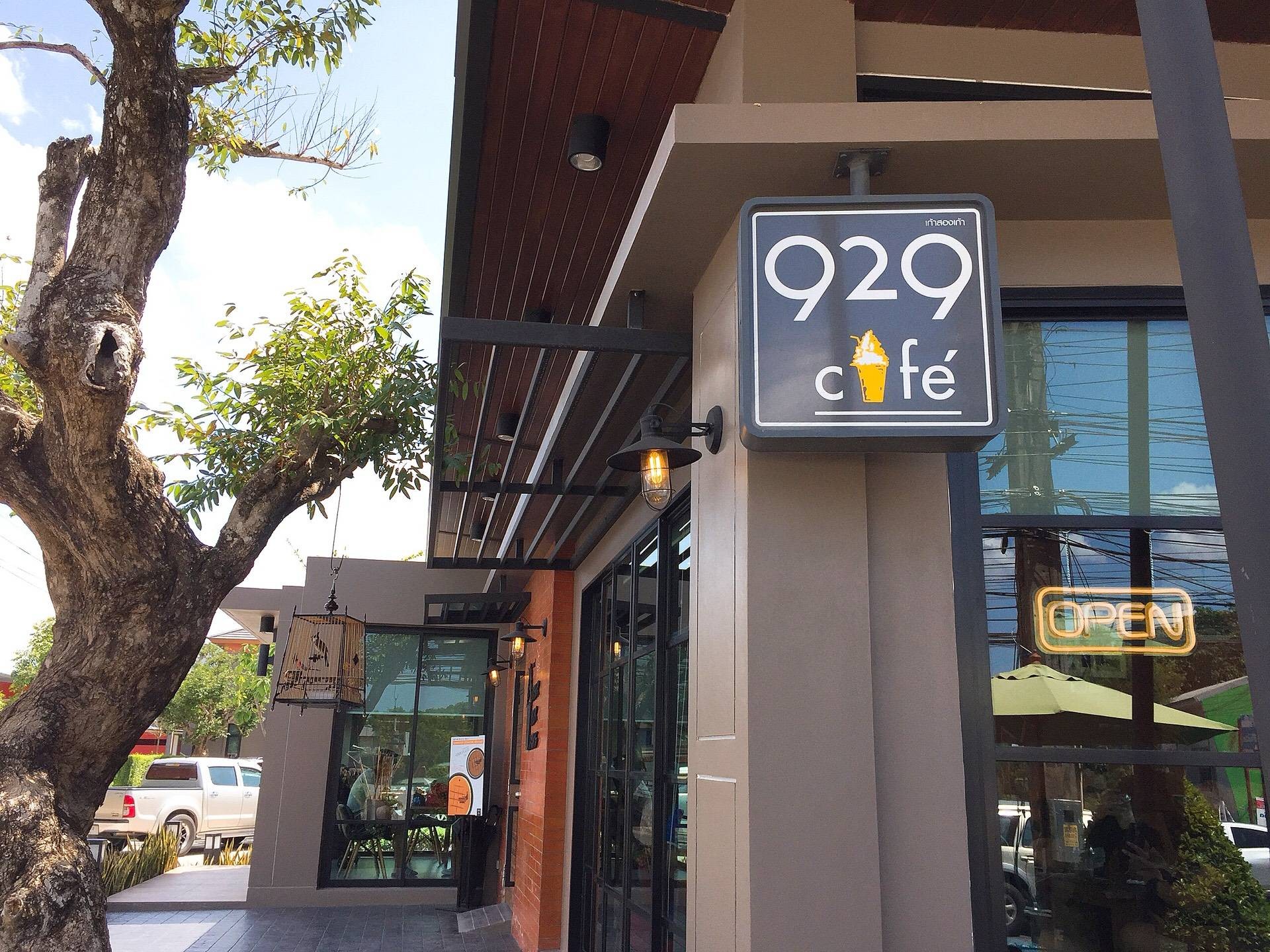 รีวิว 929 cafe - ร้านสวย soft cake คือ signature