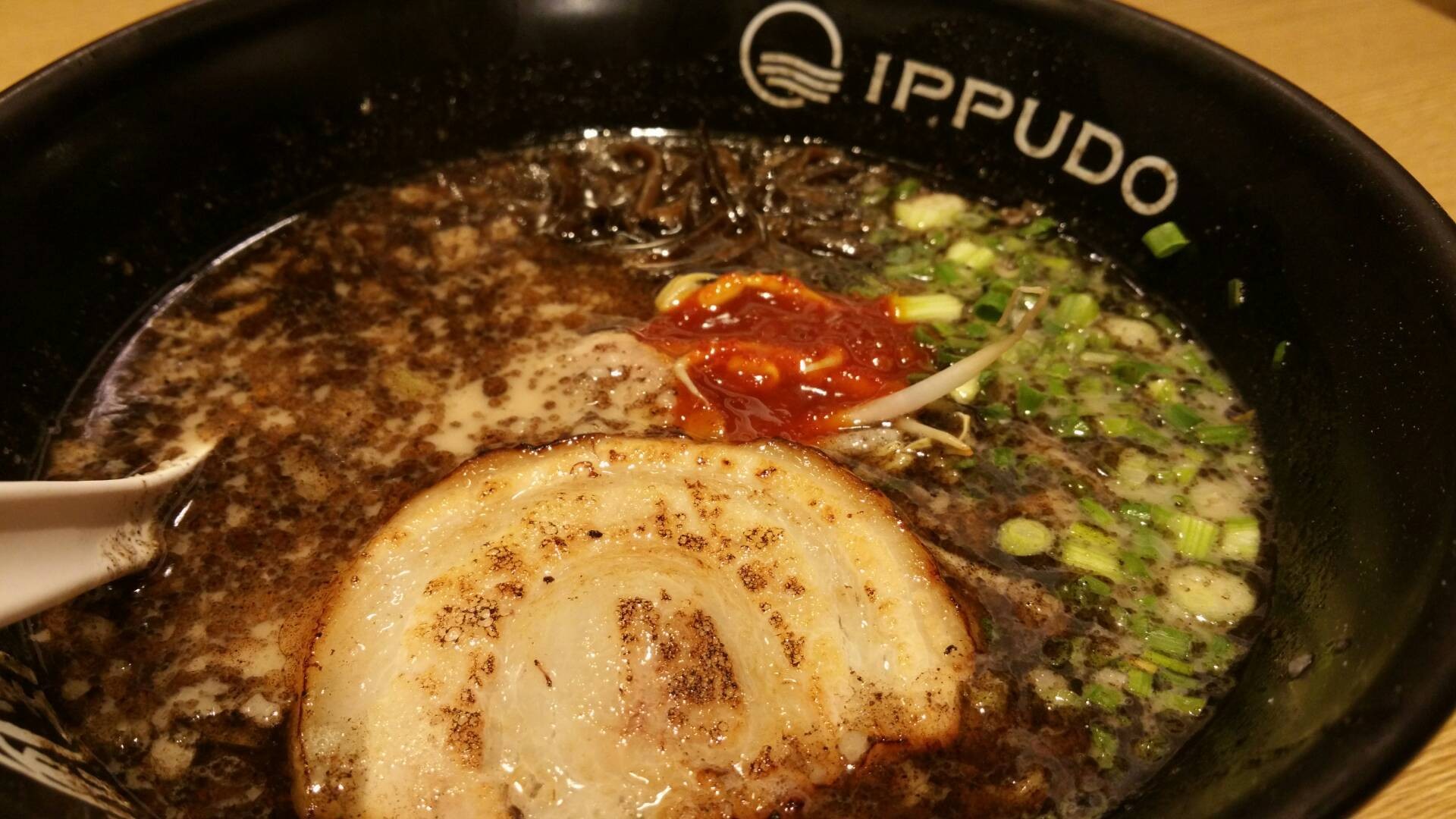 คุโร ร้าน Ramen Ippudo สีลม คอมเพล็กซ์