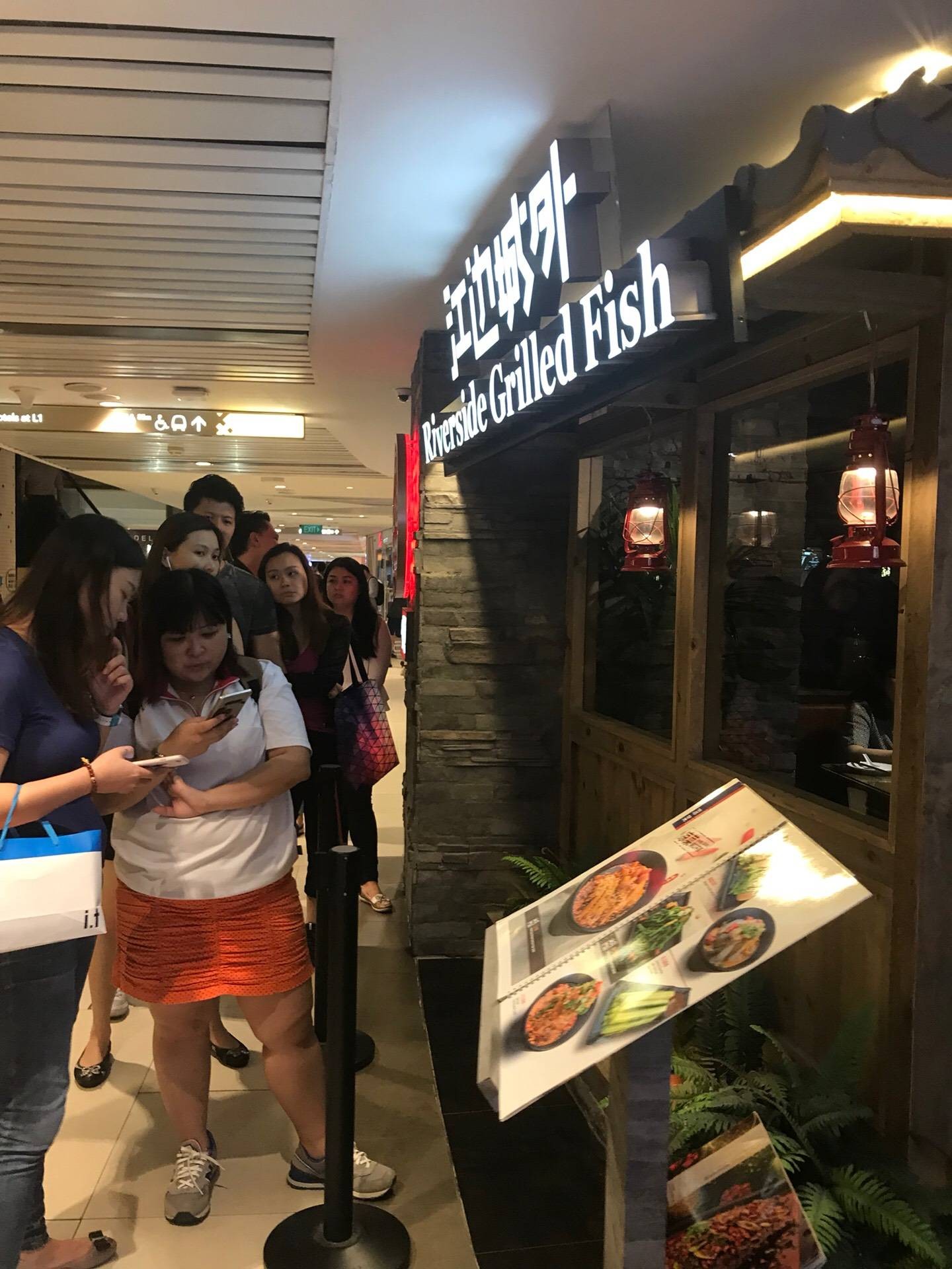 รีวิว Riverside Grilled Fish Raffle City - Riverside grilled fish : ปลา ...