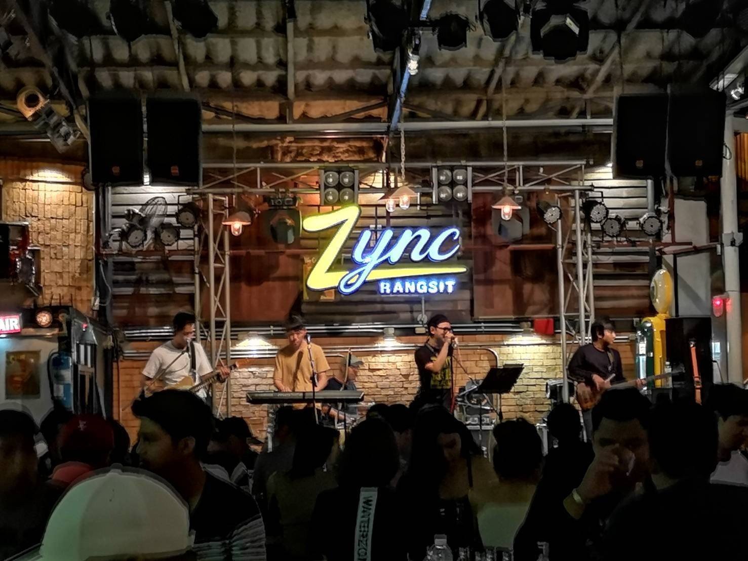 รูป Zync Rangsit