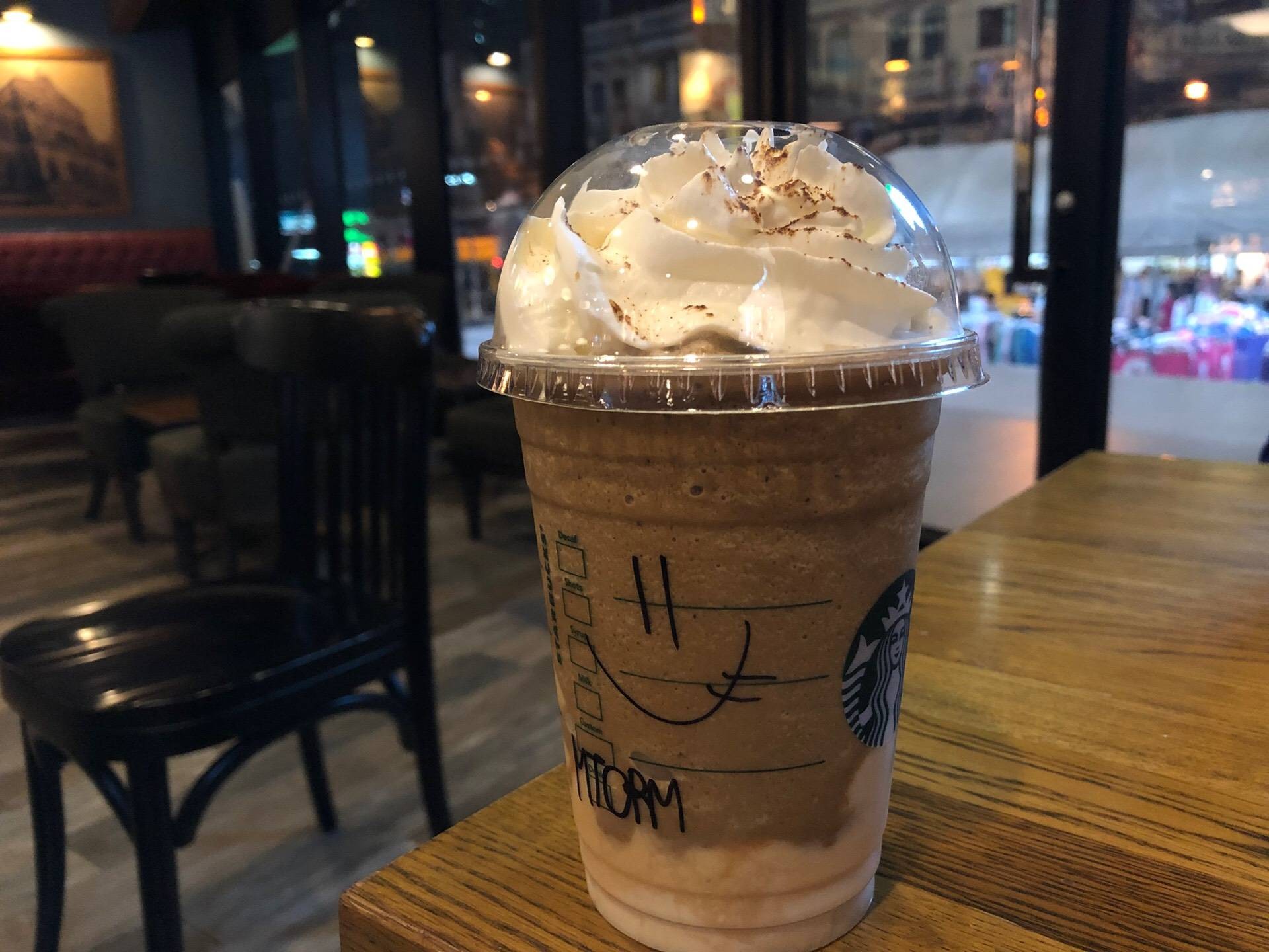 รีวิว Starbucks Robinson Bangrak - Milk Tea Panna Cotta Cream