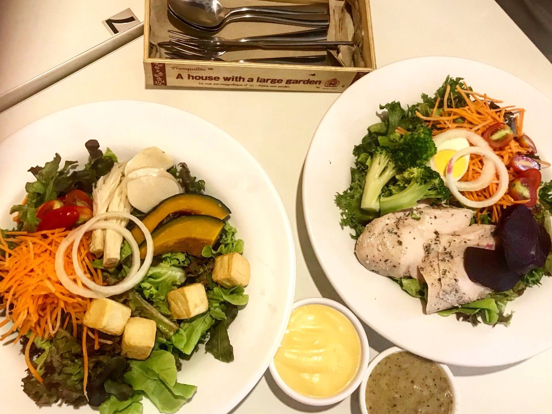 รีวิว Jones' Salad เอสพลานาด รัชดา - let's eat clean🥗🥦 - Wongnai