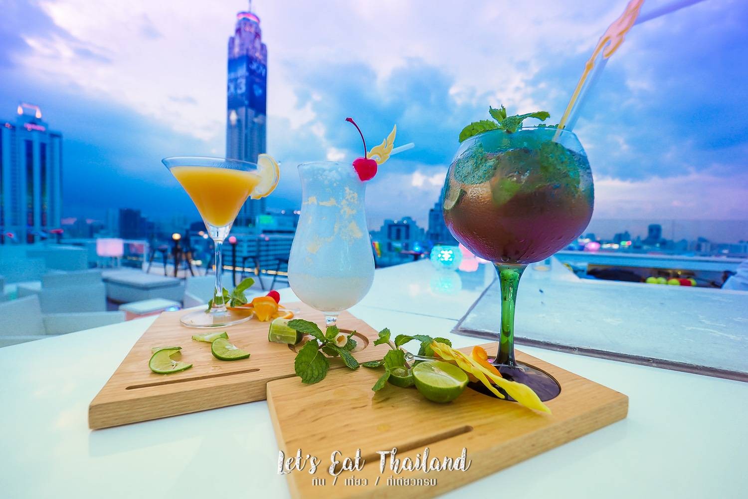 รูป WALK Rooftop Bar Centara Watergate Pavillion Hotel Bangkok