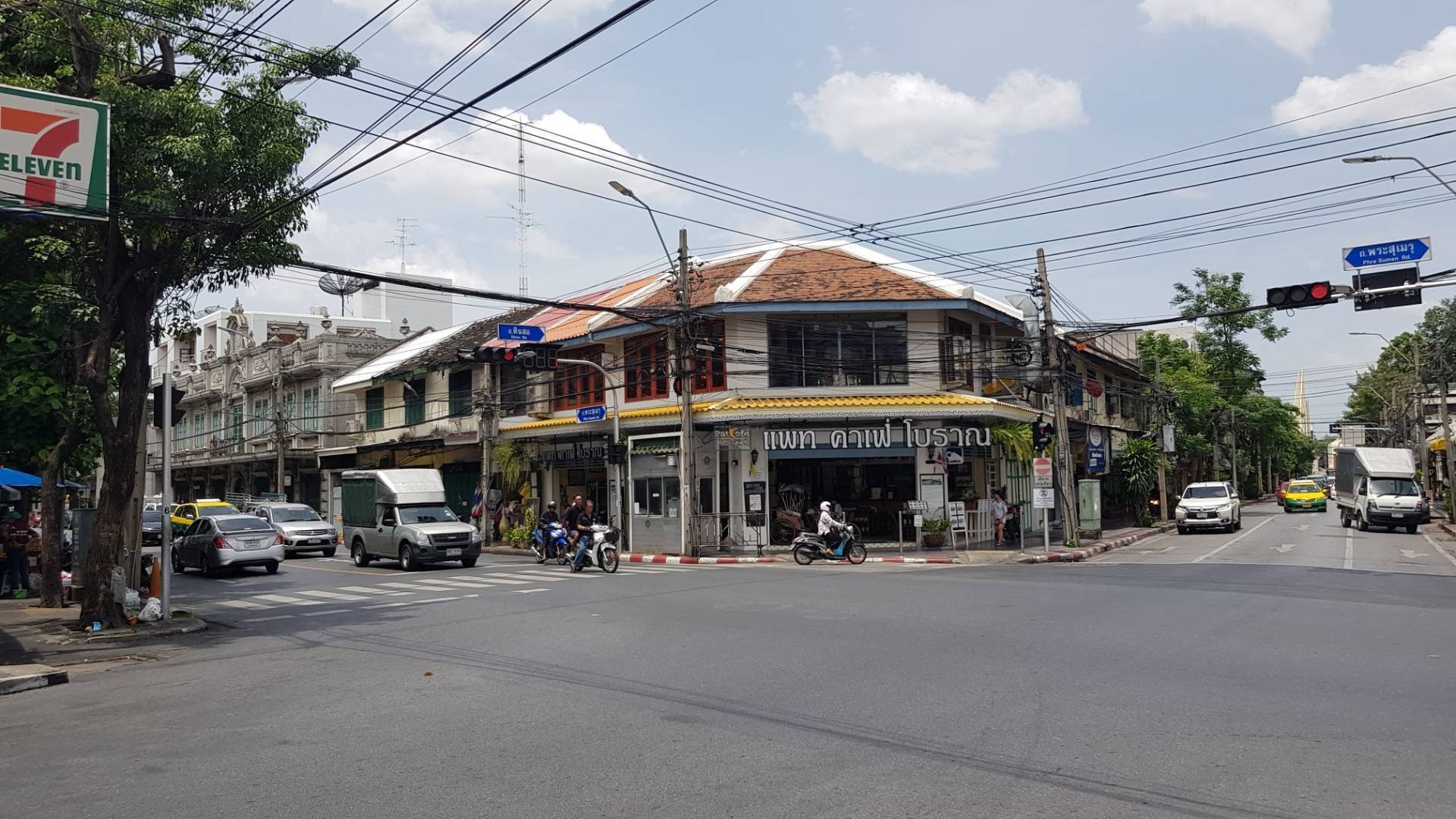 รีวิว Pat Cafe Boraan - ร้านอาหารไทย รสชาติดี บรรยากาศตกแต่งแบบคลาสิก ...