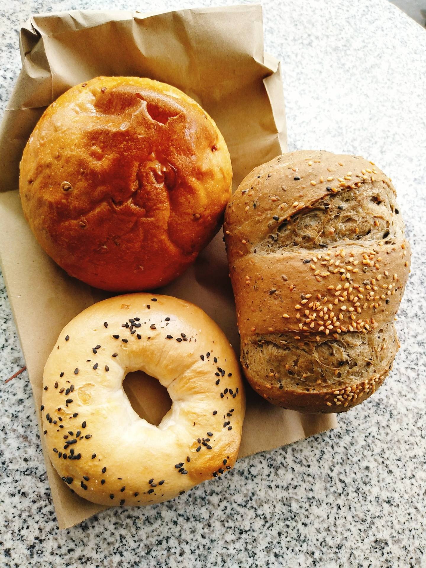 รีวิว Crusty Loaf Bakery - ชอบมากๆขามปังมีให้เลือกเยอะ อร่อย ราคา ถูก